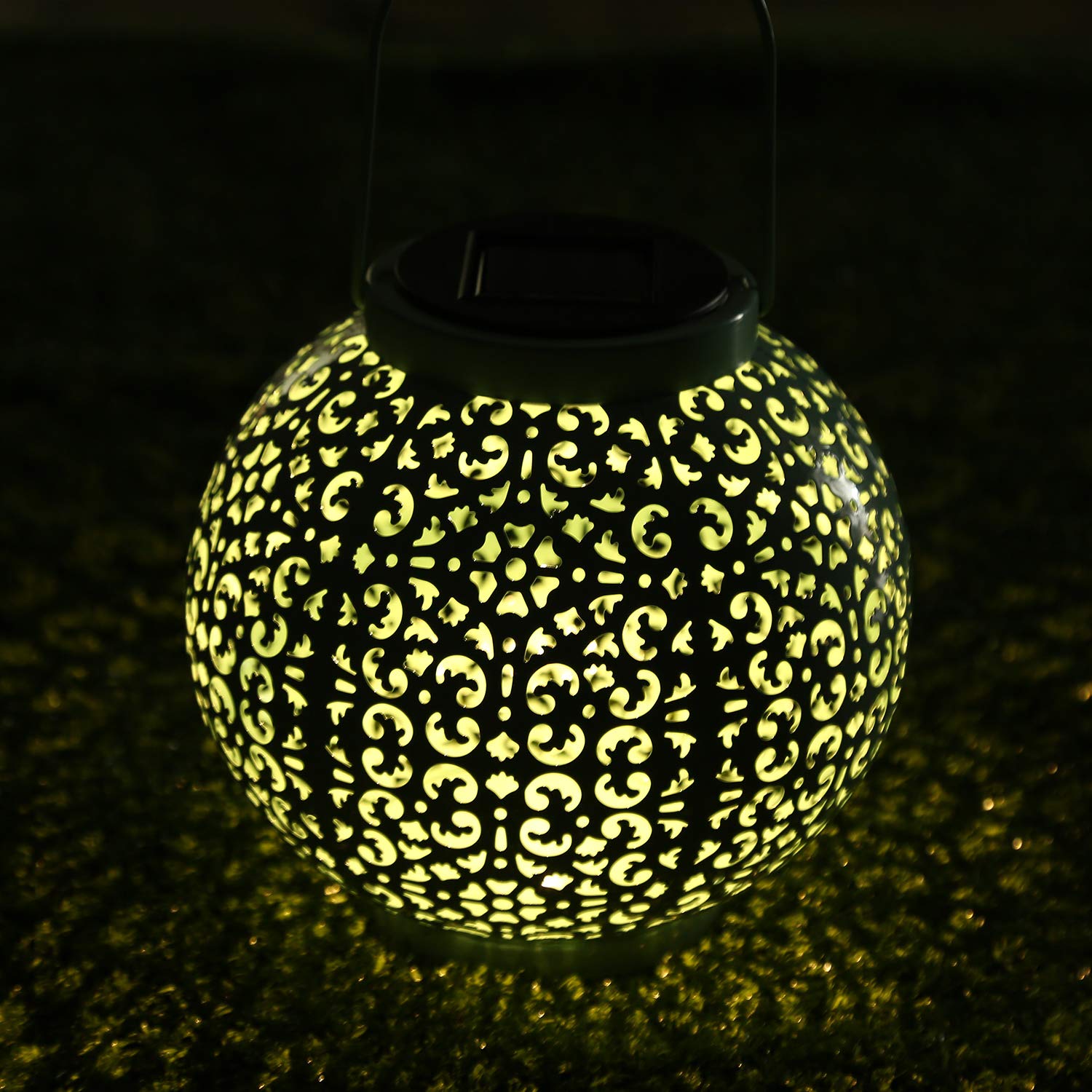 Solar Lantern Hanging Lantern Outdoor Retro Light Metal Table Lamp Decorative with Handle Waterproof Lantern