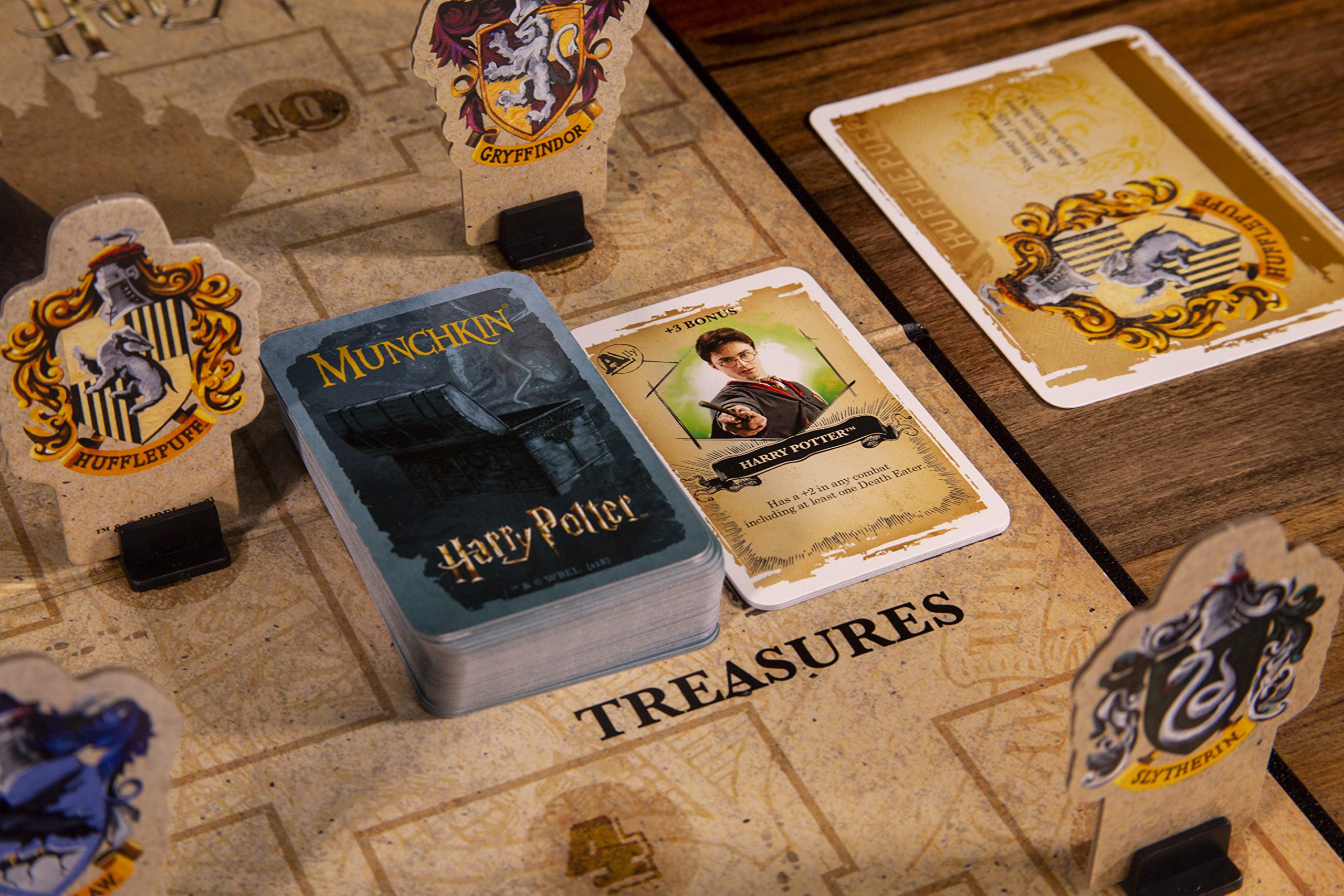 USAOPOLY Munchkin Deluxe Harry Potter Board Game | Officially Licensed Harry Potter Gift | Collectible Steve Jackson's Munchkin Game, Mixed Colours