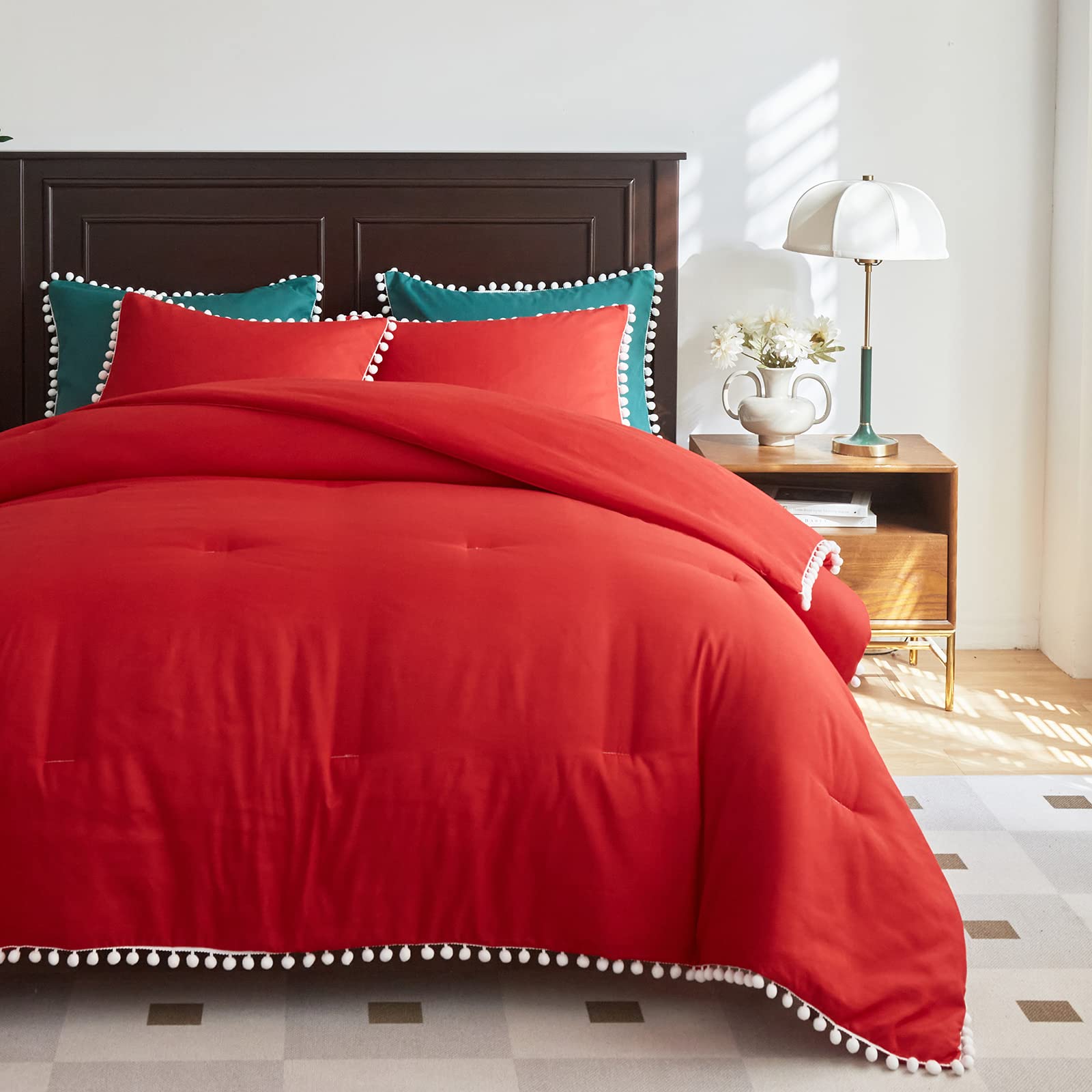 UOZZI BEDDING Christmas Comforter Set King Size 3 Pieces Pom Pom Fringe Red Boho Bohemian Farmhouse Microfiber Soft and Lightweight Holiday Bedding Comforter Set with White Pompom for New Year