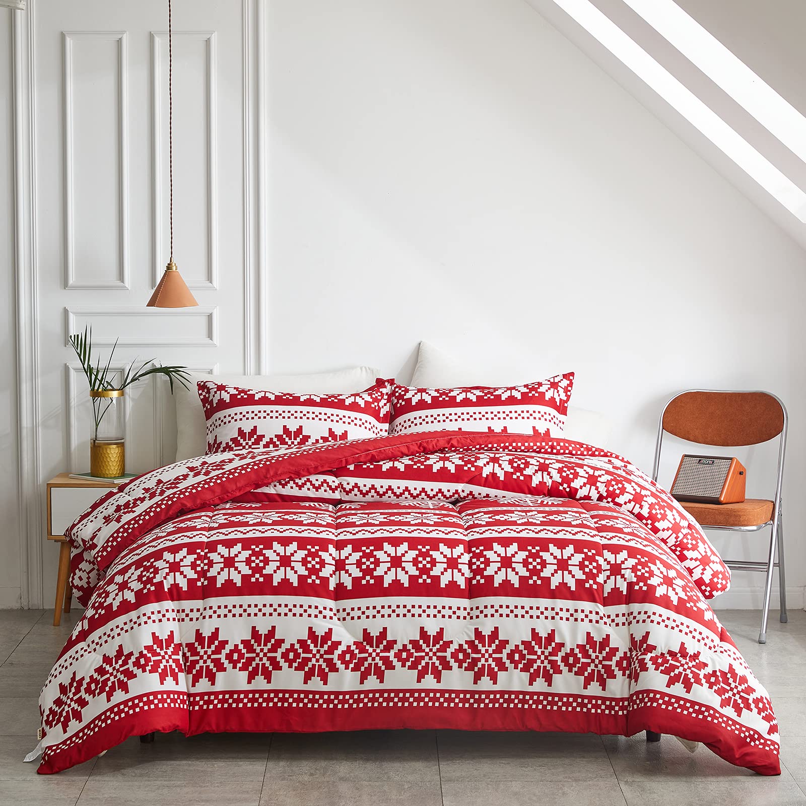 UOZZI BEDDING Christmas Red Comforter Set Queen Size with Red White Snowflake Holiday Style Reversible Down Alternative 800 TC Duvet for New Year Gift Choice with 2 Pillow Shams