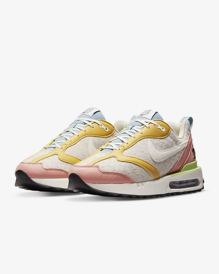 Women's AIR MAX Dawn SE - Size 8.5 US - Lt. Orewood Brown/Sanded Gold
