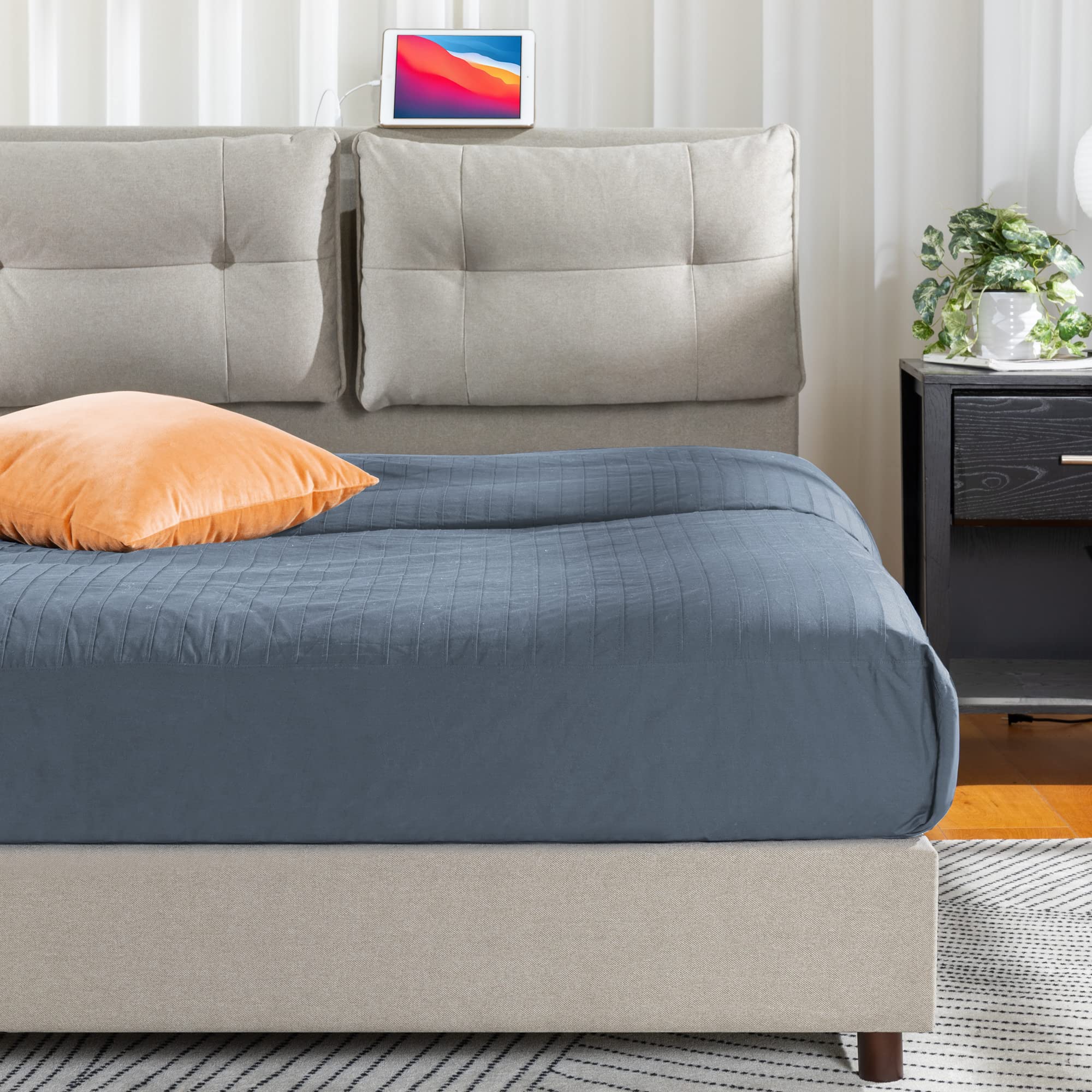 ZINUS Avery Platform Bed with Reclining Headboard / No Box Spring Needed / Cushioned Adjustable Headboard with Customizable Height / Easy Assembly, Dark Grey, Queen