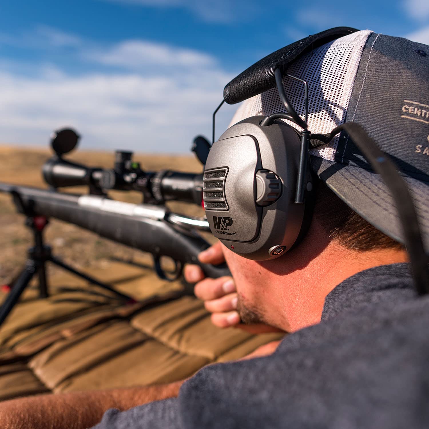 Smith & Wesson M&P Alpha Electronic 23 NRR Hearing Protection with Sound Amplification and Adjustable Earmuffs for Shooting, Hunting and Range