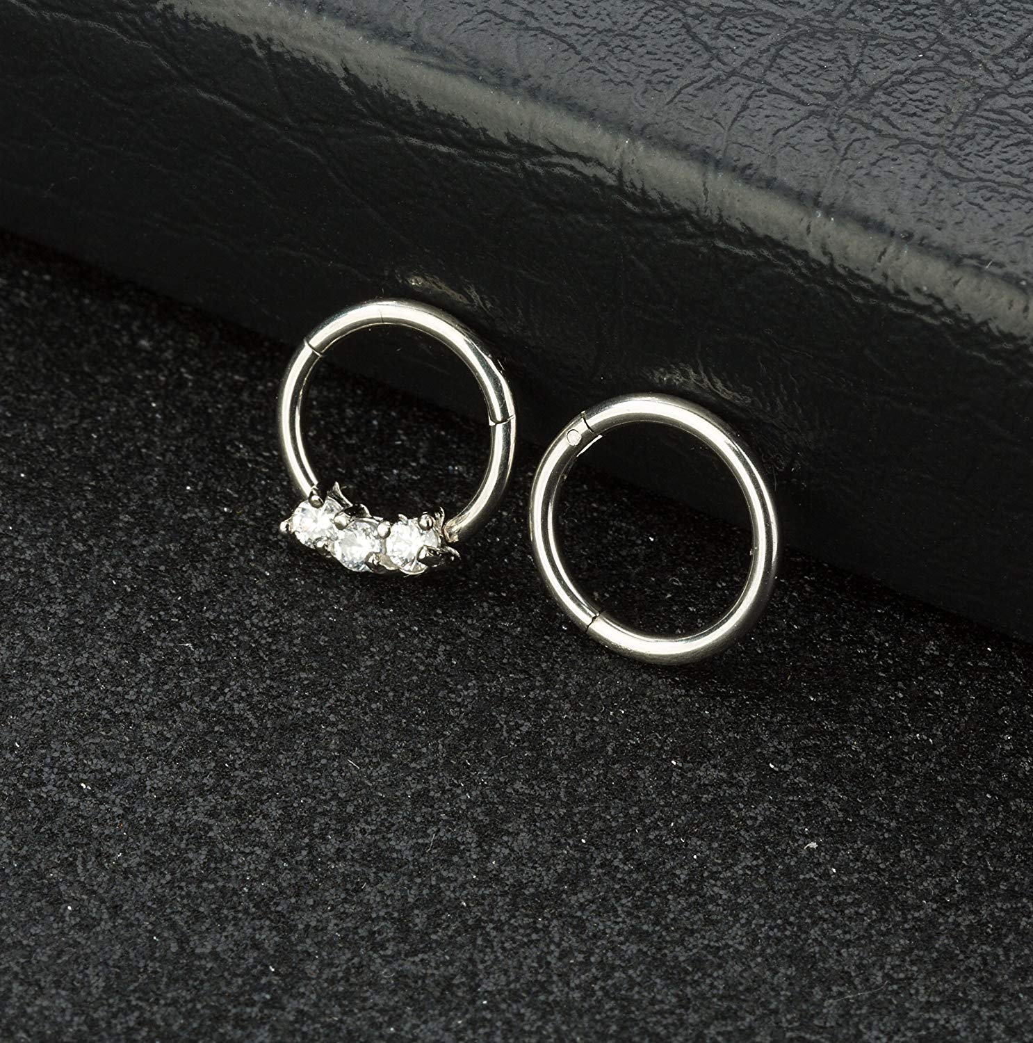 Tinblin 16G 2PCS 316L Stainless Steel Nose Rings Hoop Septum Clicker Ring Cartilage Tragus Piercing 8MM (silver)