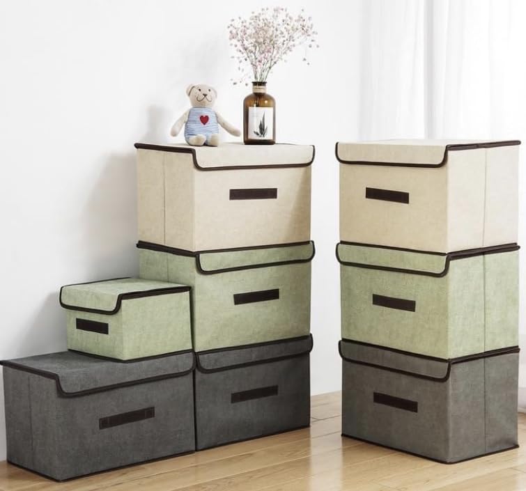 Storage bin Amazing storage bins with lid. (come in a set of 4 large storage bin with lid and 2 small storage bins) This storage bins have lids and handles for easy use.