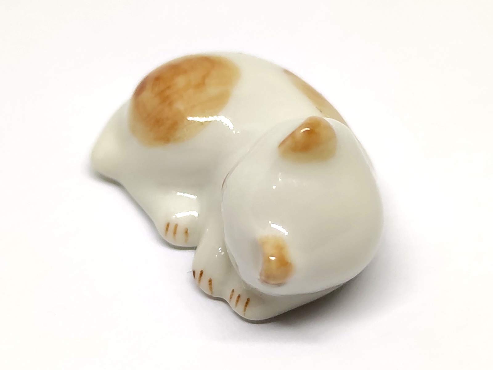 SSJSHOP Kitten Sleeping Cat Micro Tiny Dollhouse Figurines Ceramic Hand Painted Animals Collectible Small Gift Home Garden Decor,