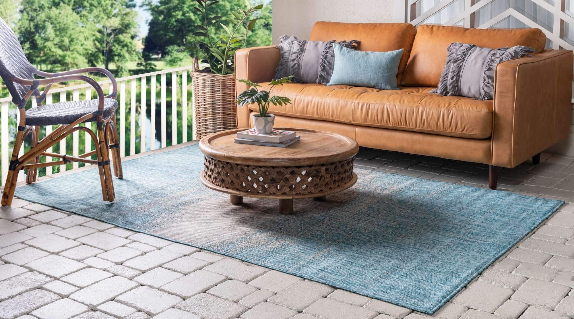 Unique Loom Outdoor Modern Collection Area Rug - Ombre (5' 3" x 8' Rectangle, Aqua/ Ivory)