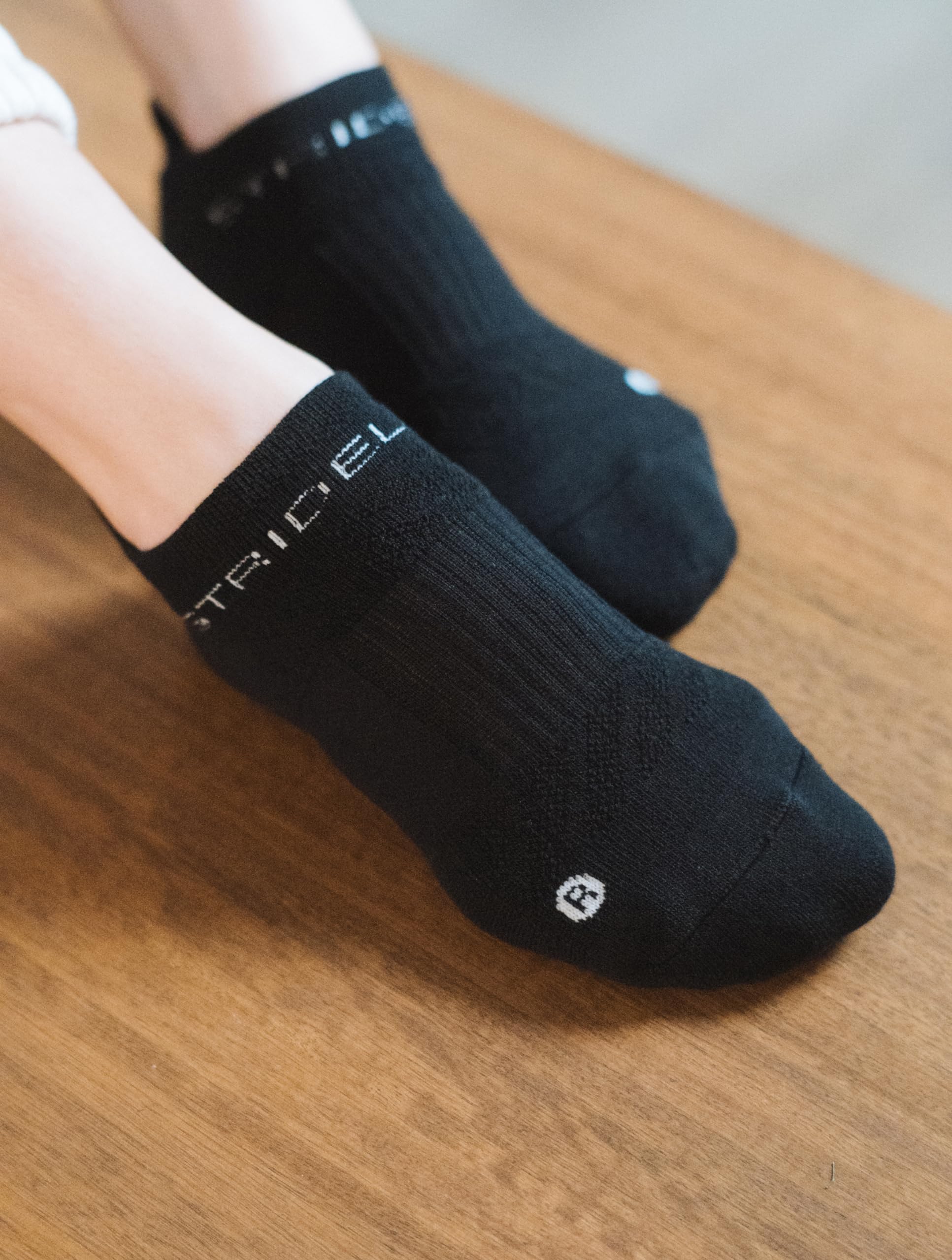 Strideline Basic Low Cut Socks | Quad-Ply Yarn Padding, Direct Compression and Zoned Cushioning, 1 Pack (Black, Medium-Large)