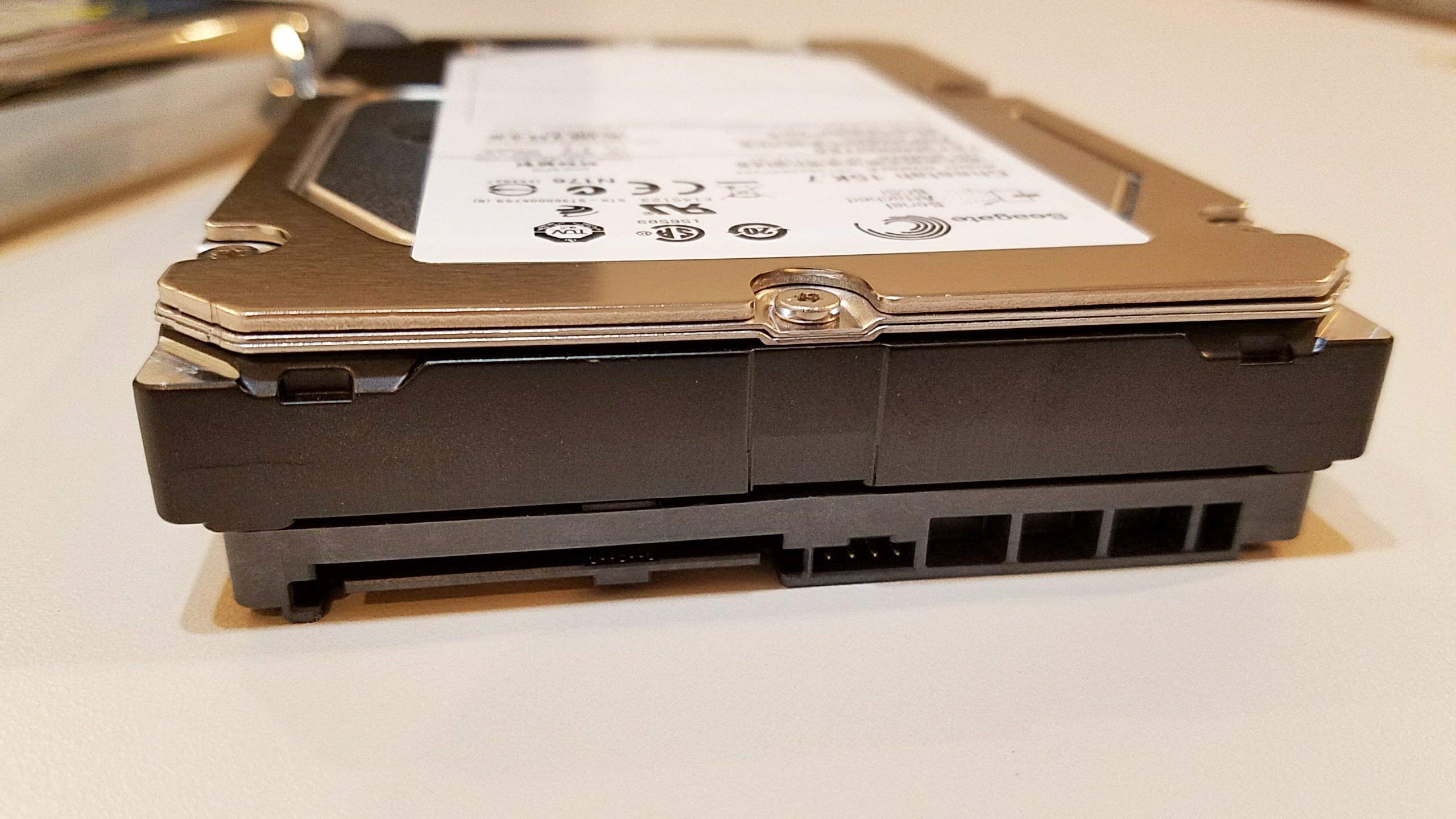 Seagate Technology - Seagate Cheetah 15K.7 St3600057ss 600 Gb 3.5 Internal Hard Drive