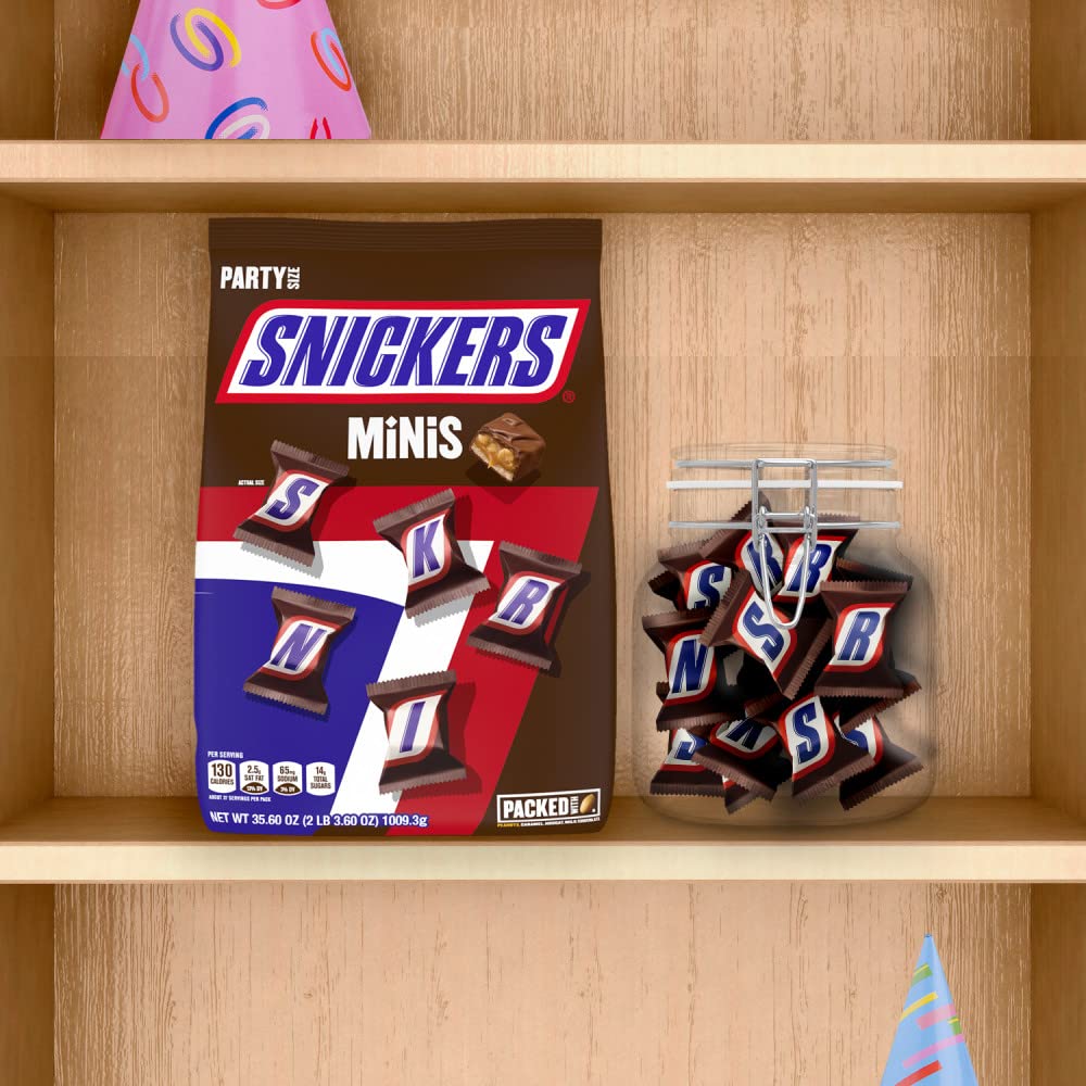 SNICKERS Minis Milk Chocolate Candy Bars Father’s Day Gift, Party Size, 35.6 oz Bag