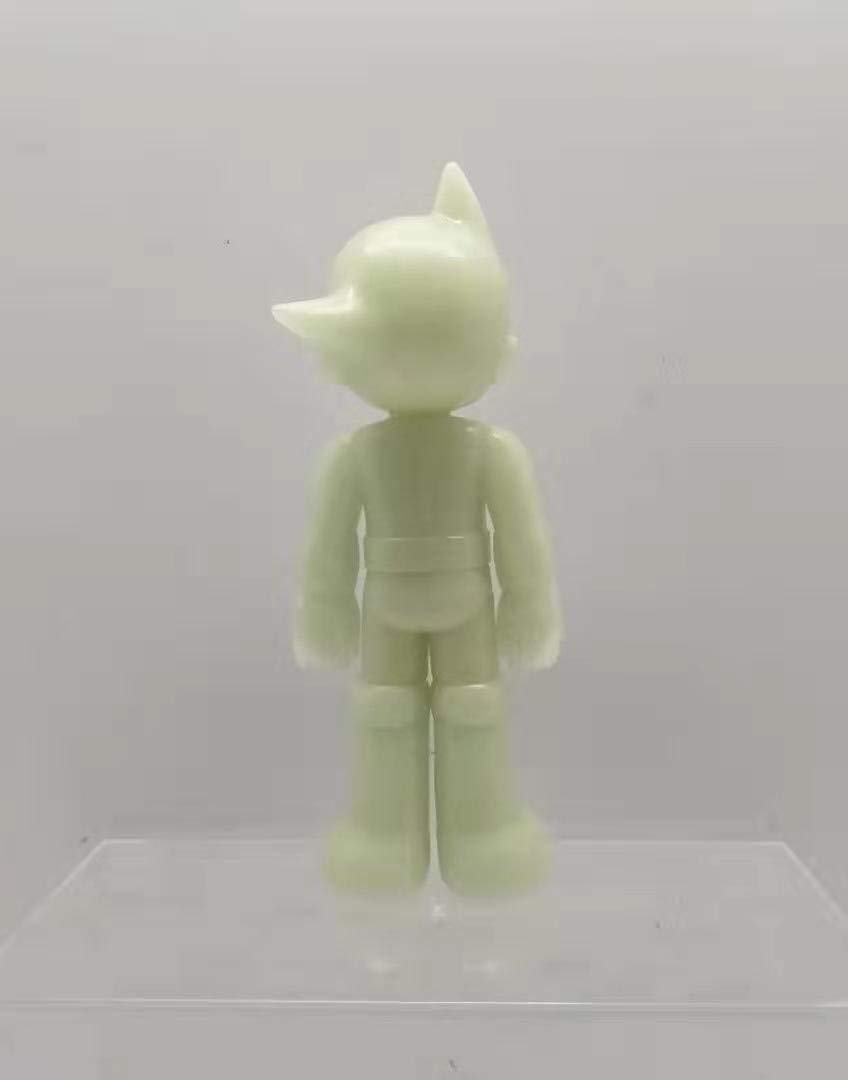 TZKV-019-LU PVC - Astro Boy - Standing (Eye Closing) (135mm) (Luminous)