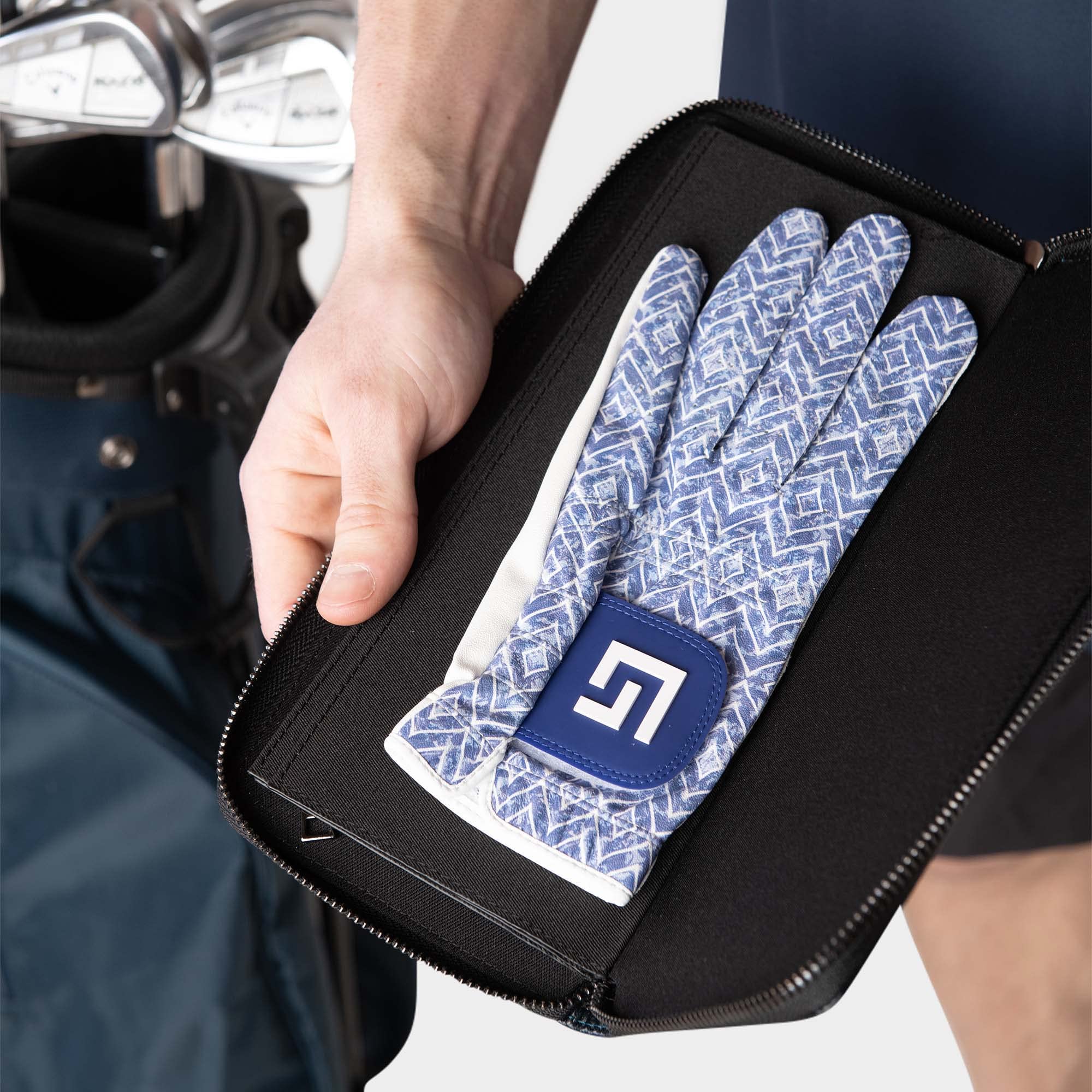 Uther Glove Holder – Leather Zippered Golf Glove Pouch, Sedona