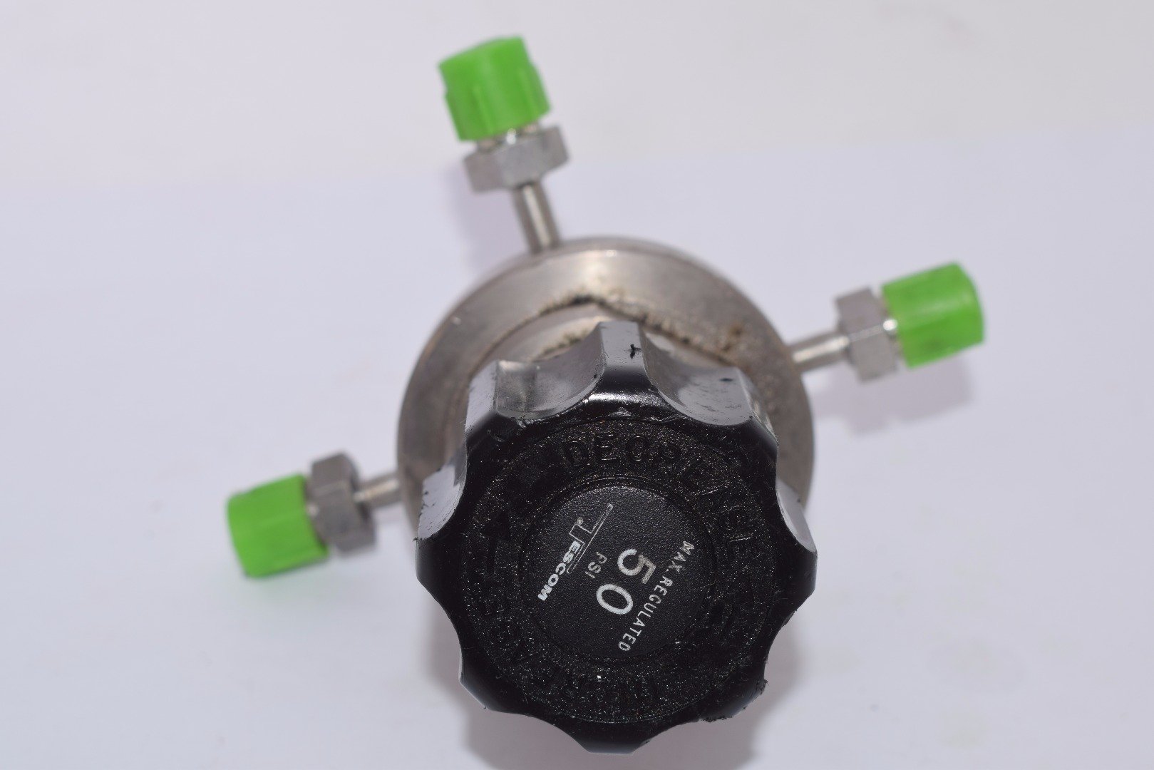 Tescom 44-286XJRS1-032 Pressure Reducing Regulator 3000 PSI Max in / 0-50 PSI Out