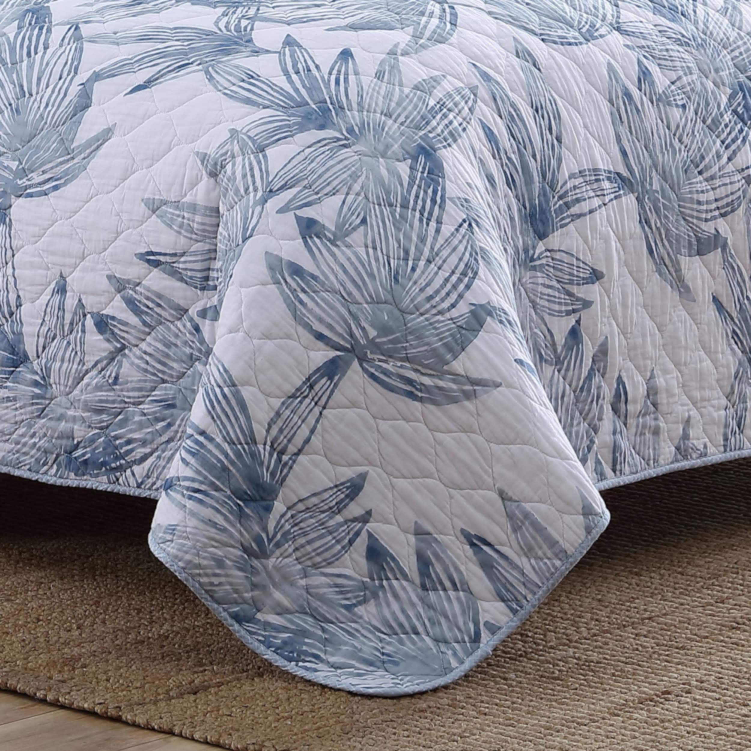 Tommy Bahama - Twin Quilt Set, Reversible Cotton Bedding with Matching Sham, Lightweight Home Decor for All Seasons (Kayo Blue, Twin)