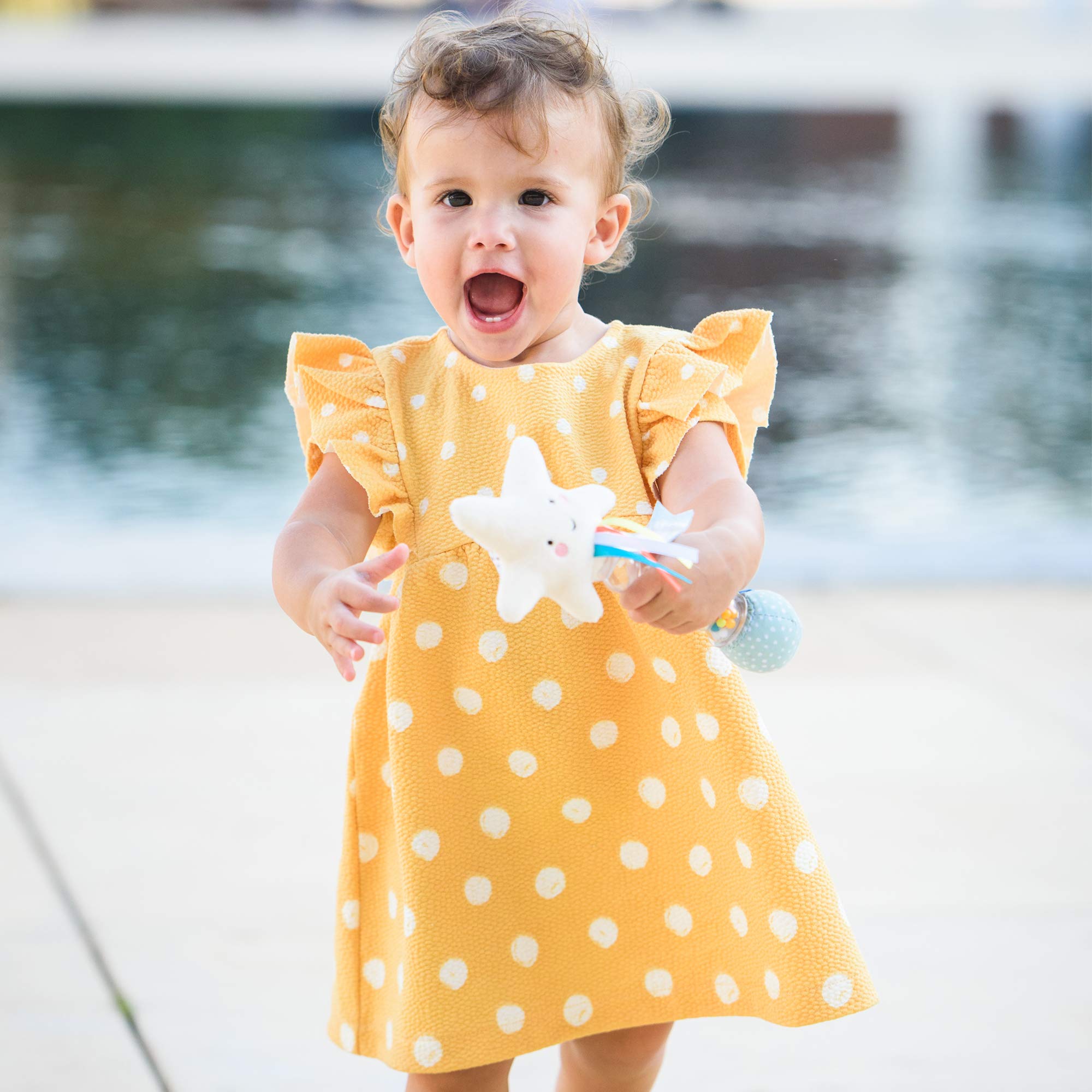 Taf Toys Star Rainstick Rattle, Musical Shake & Rattle Rainmaker Toy, Musical Instrument for Babies and Toddlers for Sensory and Motor Skills Development