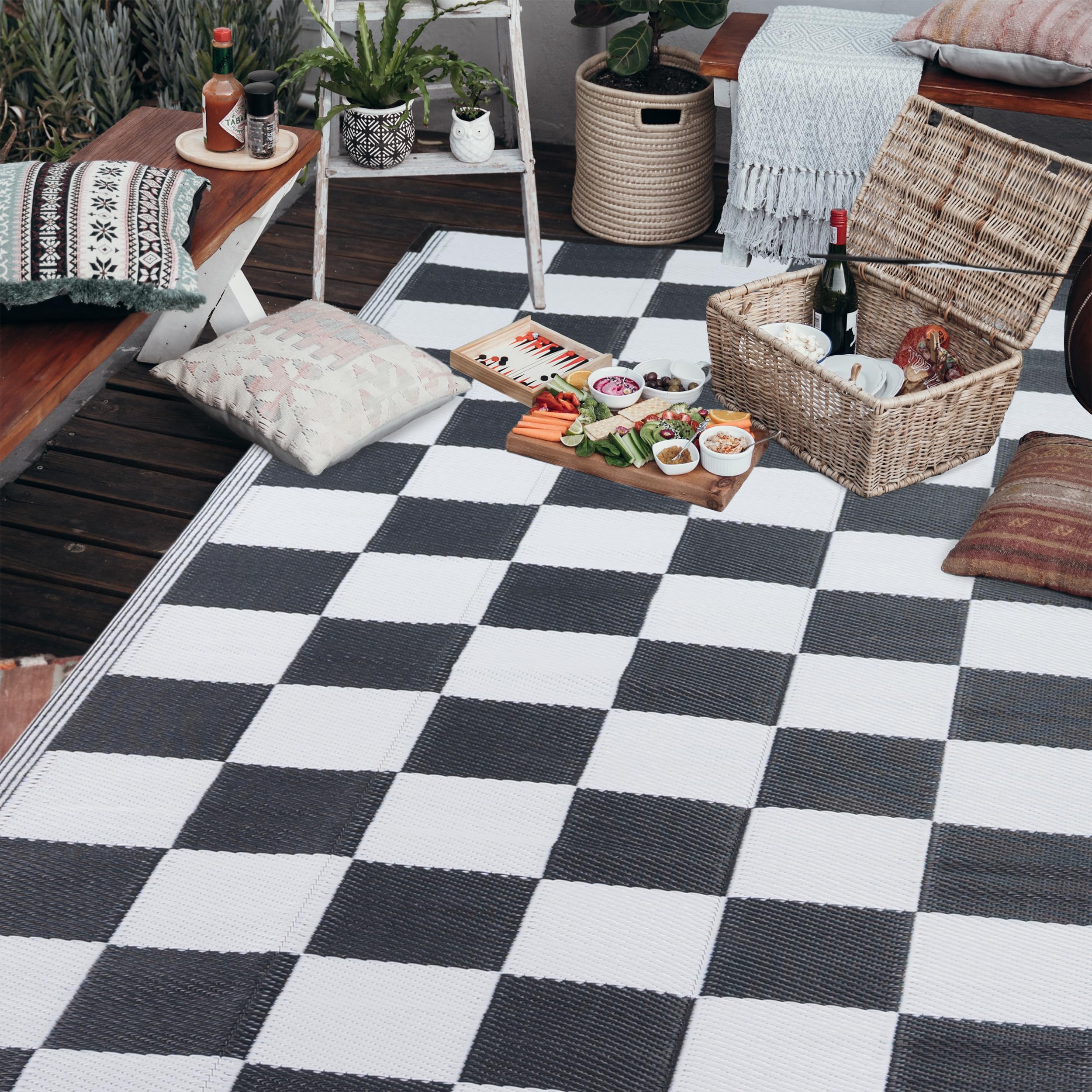 RURALITY Outdoor Rug 5x8 for Patios Clearance,Waterproof Indoor Outdoor Mats for Camping,Beach,RV,Porch,Picnic,Reversible,Black and White,Check