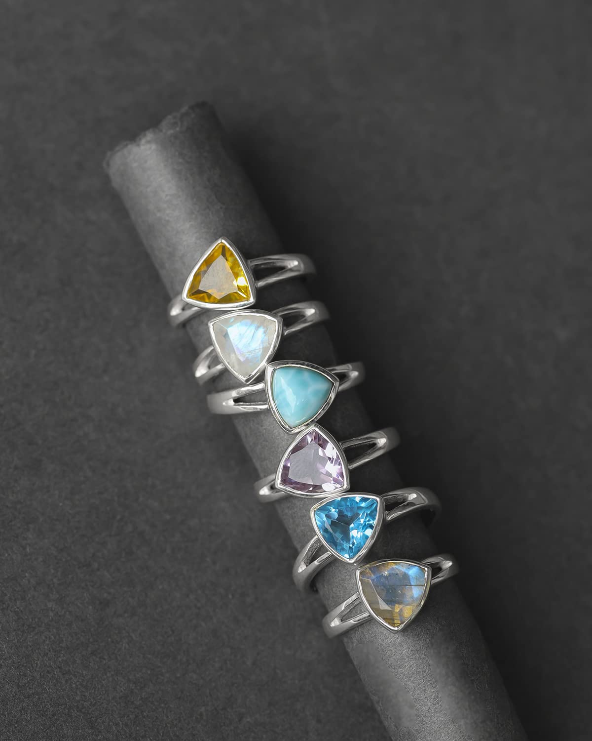 YoTreasure Natural Trillion Shape Swiss Blue Topaz Ring 925 Sterling Silver Jewelry