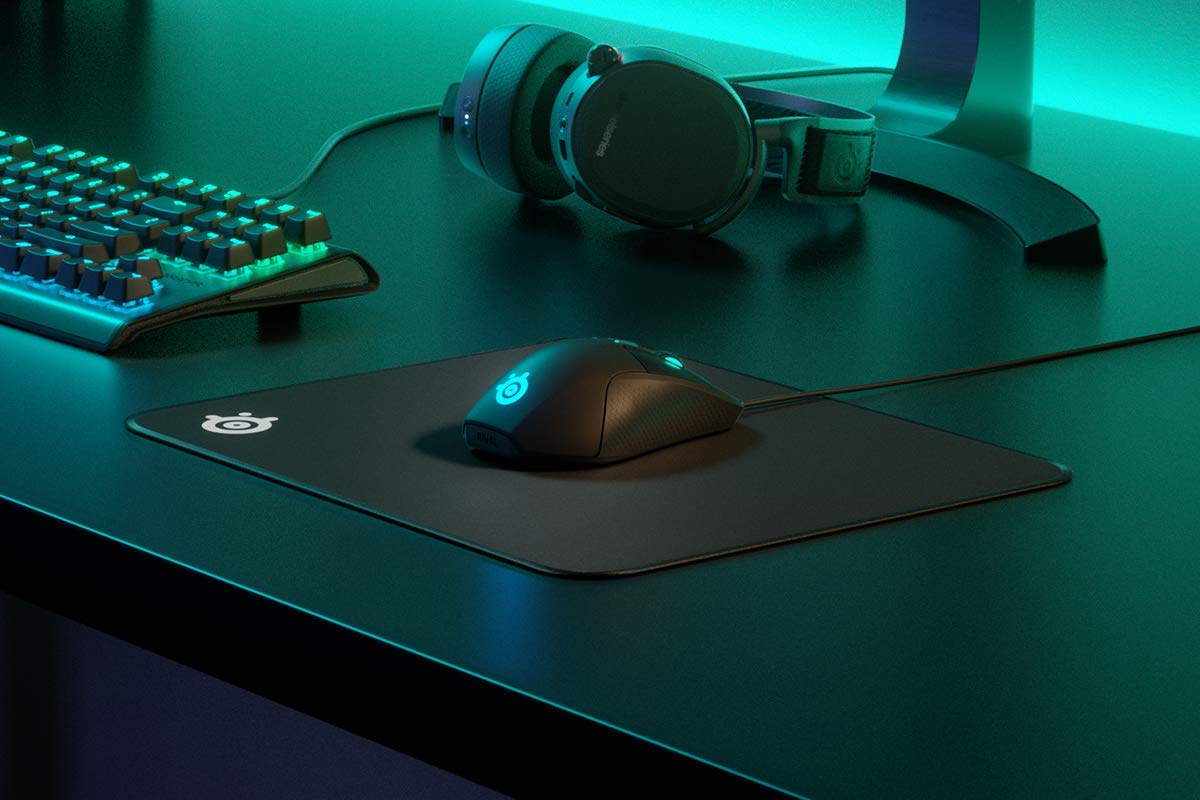 SteelSeries QcK Gaming Surface - Medium Stitched Edge Cloth - Extra Durable - Optimized For Gaming Sensors - Black (Renewed)