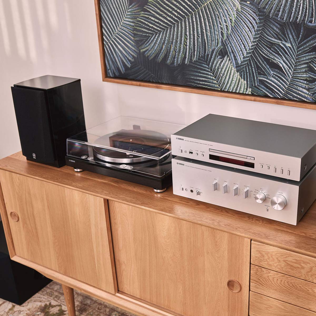 YAMAHA TT-S303 Hi-Fi Vinyl Belt Drive Turntable β Piano Black