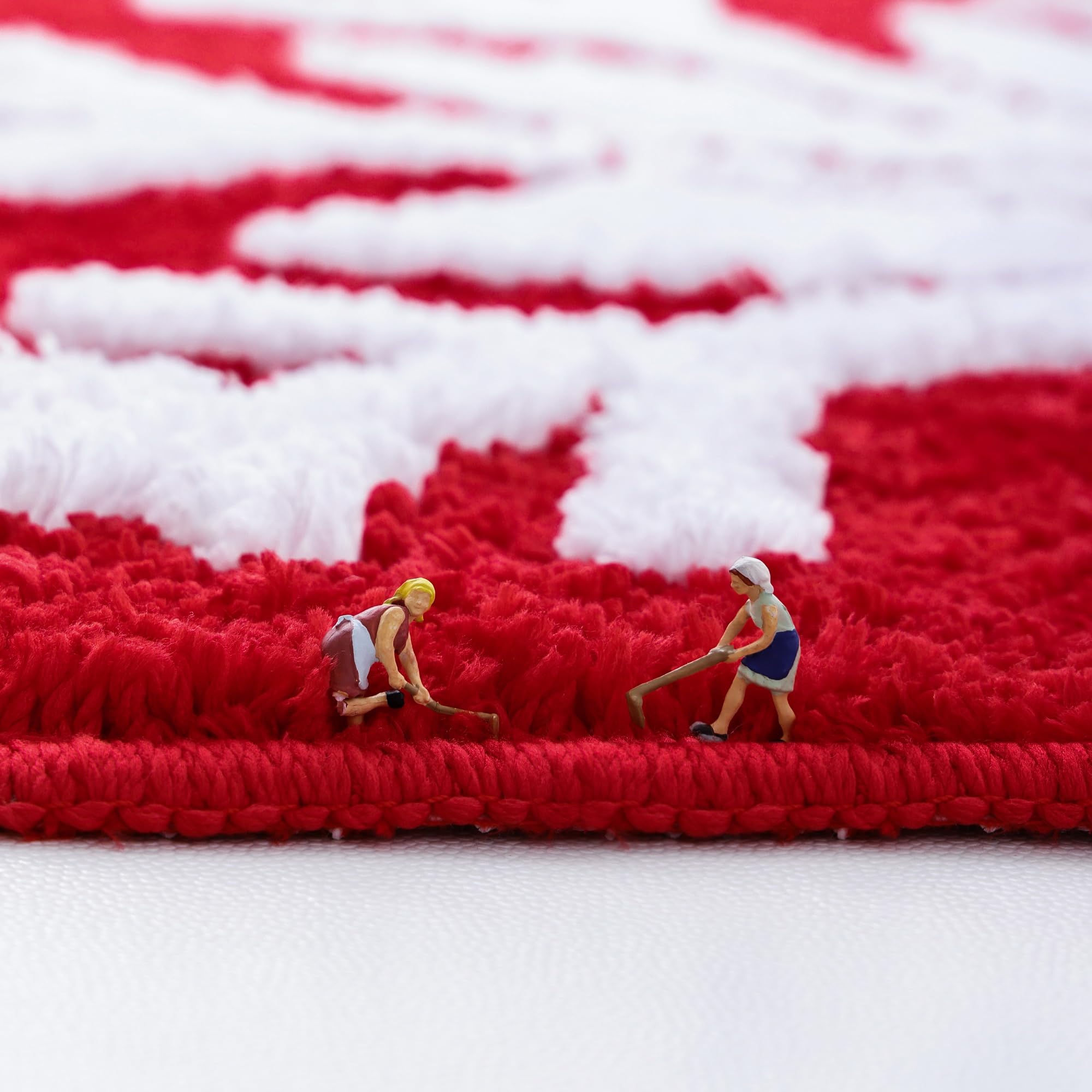 TRUEDAYS Red Christmas Decor Snowflake Bathroom Rug, Snowflake Welcome Mat Non Slip Round Shaped Washable Bathtub Rug Bathroom Tub Kitchen Rug Decoration