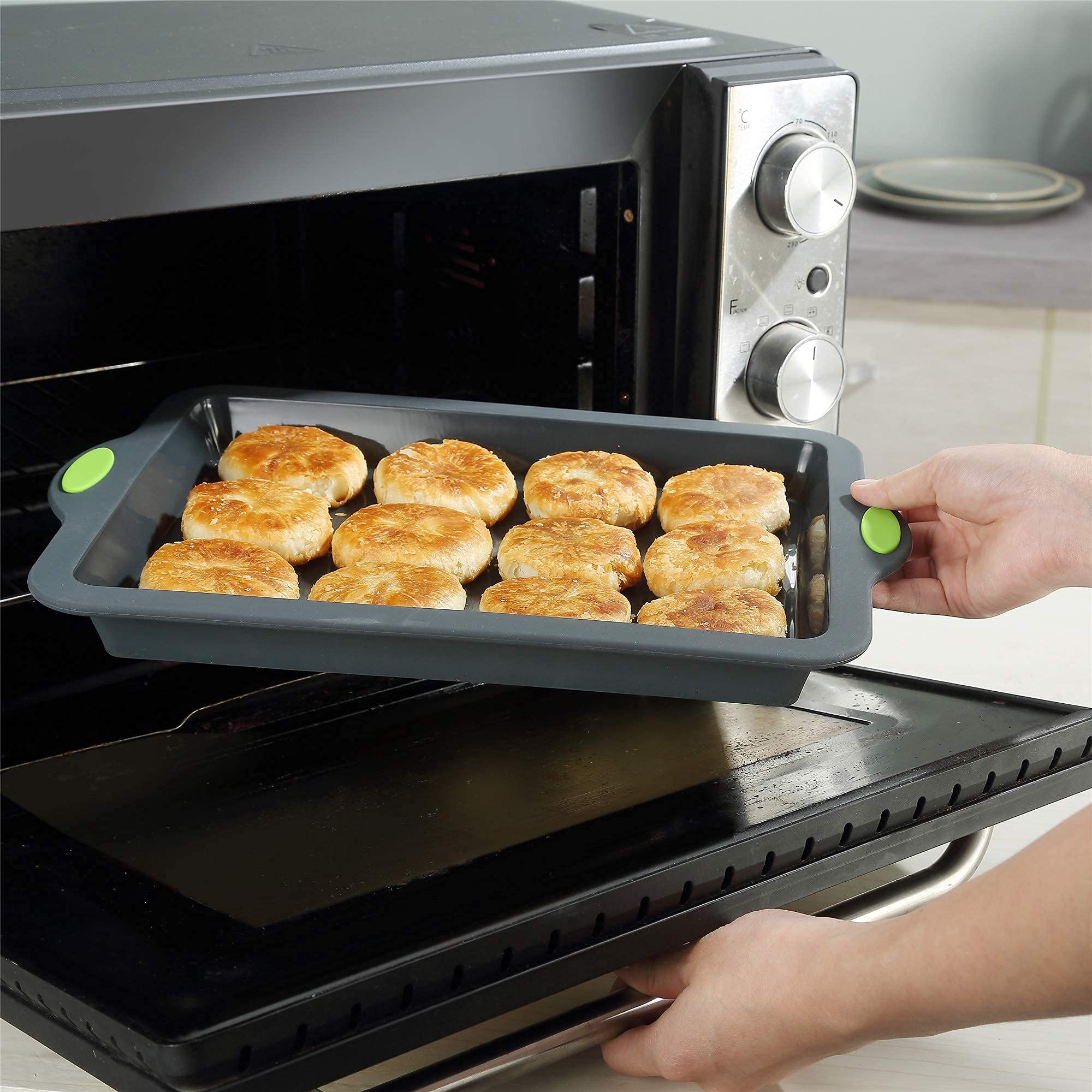 To encounter Silicone Baking Pans Set, 4 Pieces Nonstick Bakeware Set with Baking Pans, Baking Sheets, Cookie Sheets, Cake Pan with Metal Reinforced Frame More Strength, Dark Grey