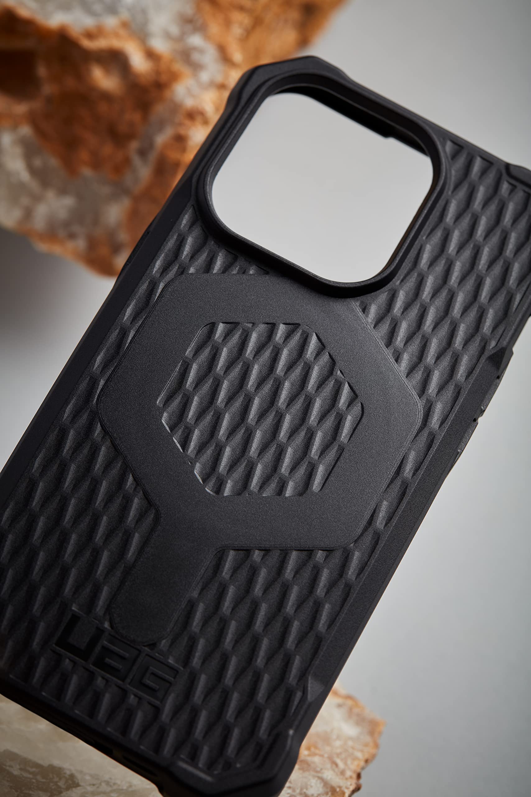 URBAN ARMOR GEAR UAG Designed for iPhone 14 Plus Case Black 6.7" Essential Armor Built-in Magnet Compatible with MagSafe Charging Ultra Thin Ergonomic Protective Cover