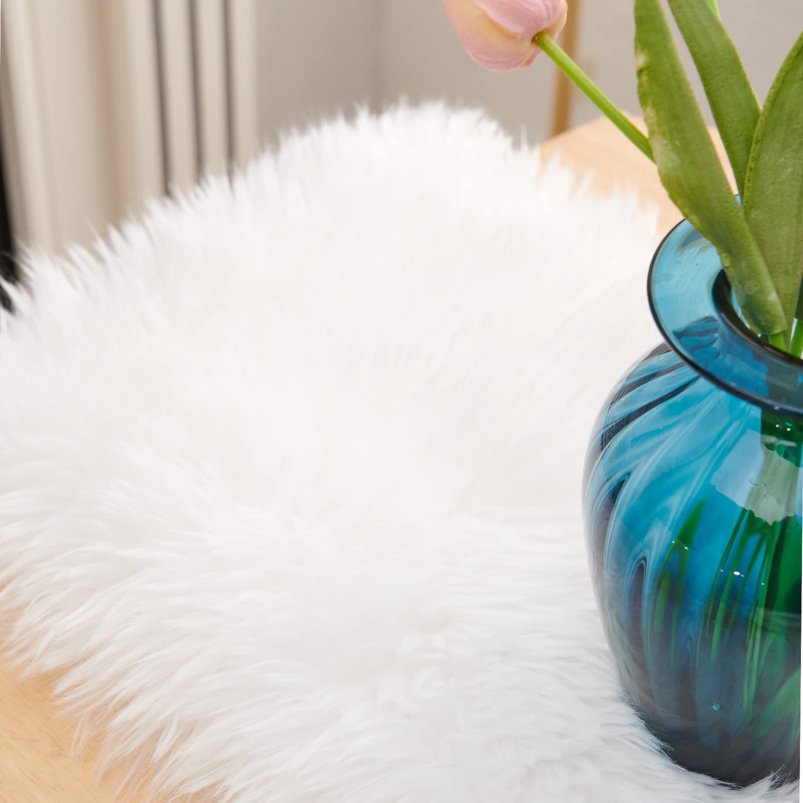 Table Runner, Thanksgiving Modern Small White Fur Table Runner for Party Birthday Christmas Friendsgiving Wedding Dinning Table, Decorative Rug Luxury Faux Fur Runner for Table (11.8x59.1inch)