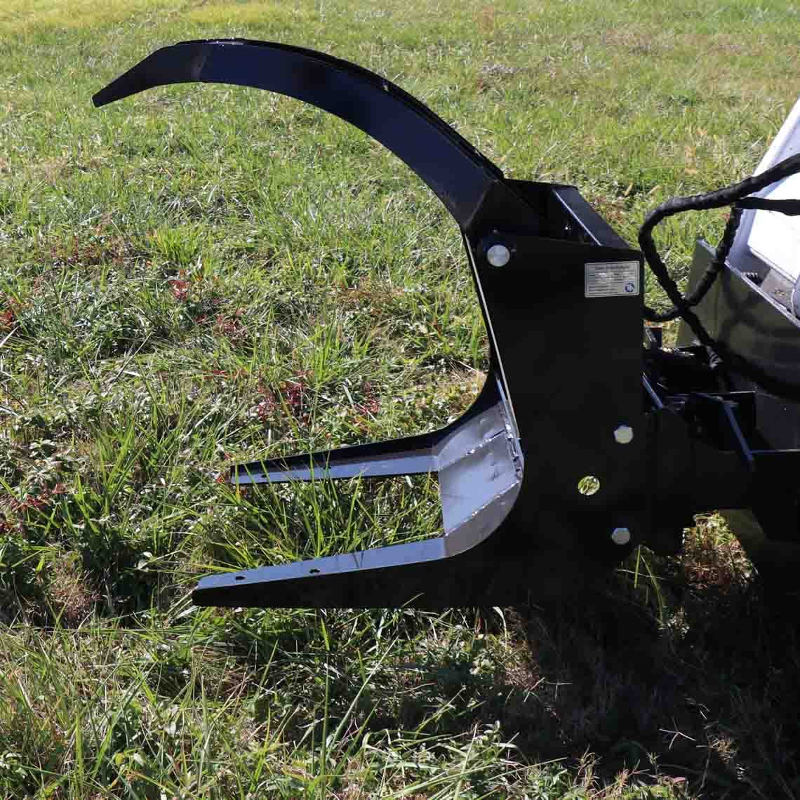 Titan 26†Hydraulic Log Grapple Attachment Compatible with Toro Dingo and Ditch Witch
