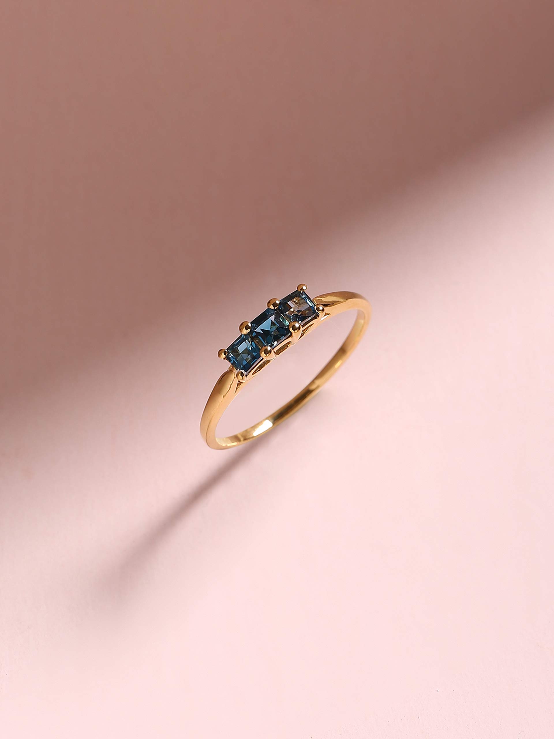 YoTreasure 0.65 ct. t.w. London Blue Topaz 3 Stone Ring 10kt Yellow Gold Jewelry