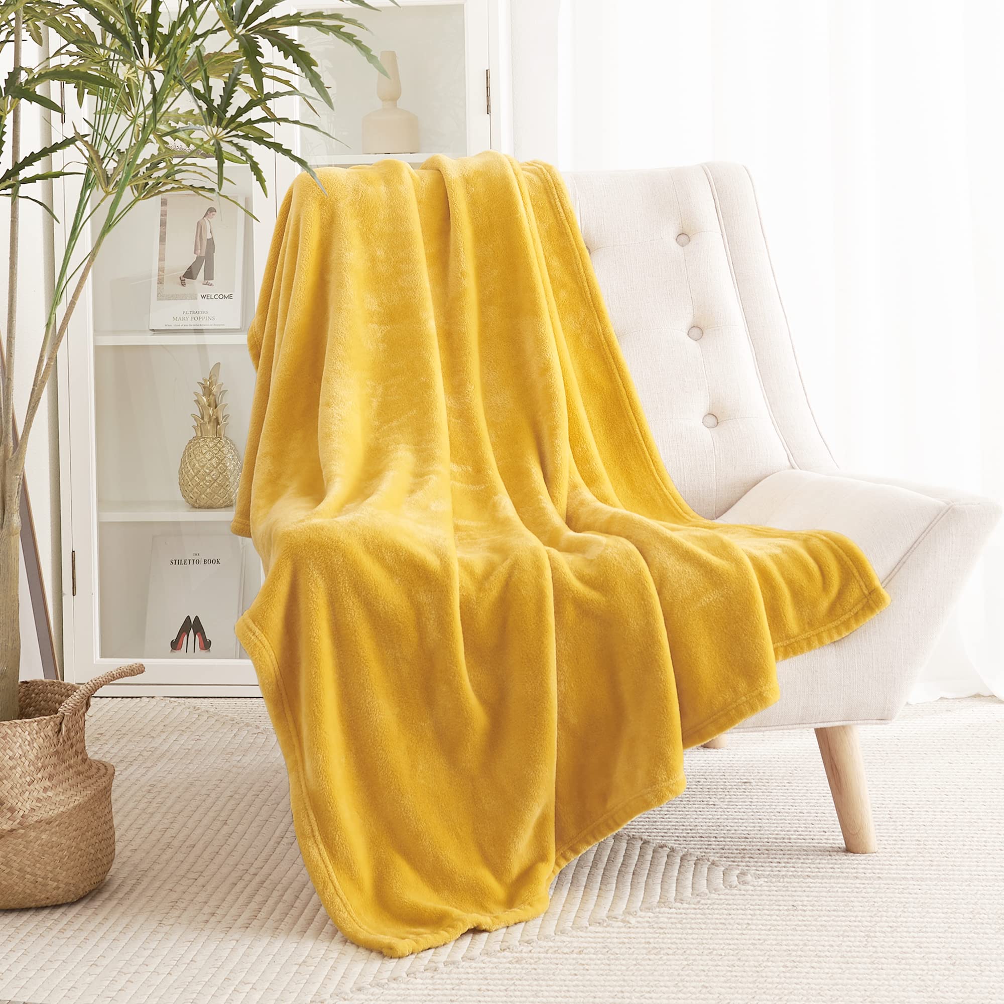 RYB HOME Throw Blanket Fleece Flannel Velvet Blanket Bed Blanket Travel Camping Blanket for Couch Bed Sofa, Hunter Green, W50 x L60 inch