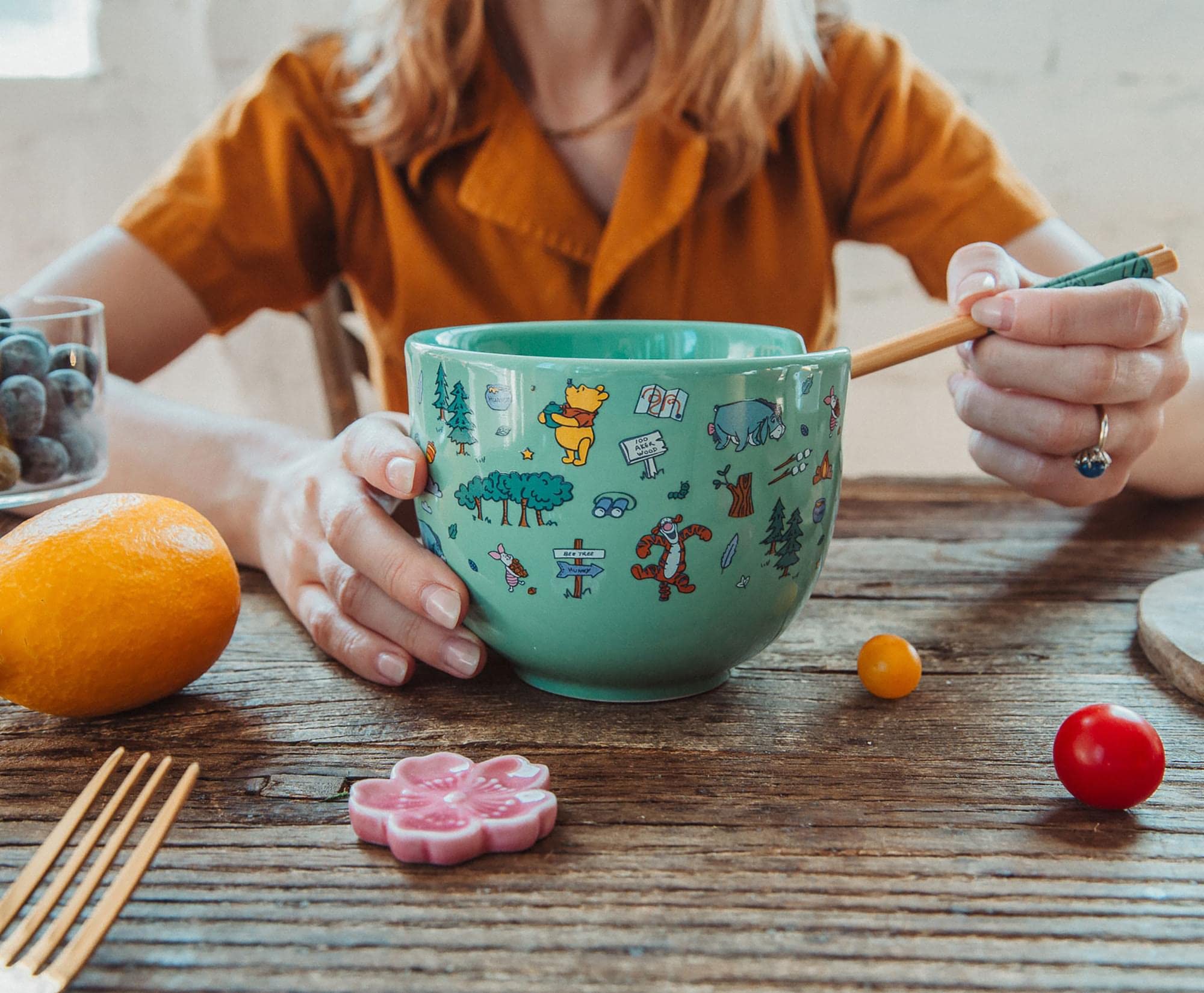 Toynk Disney Winnie the Pooh Allover Icons 20-Ounce Ramen Bowl and Chopstick Set