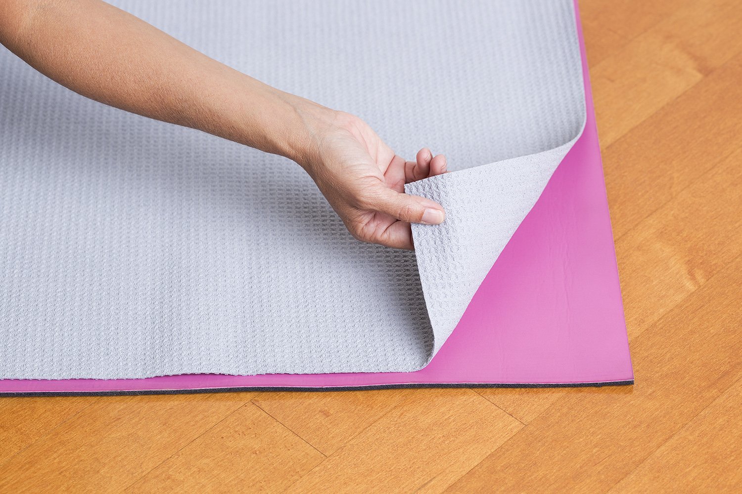 YOGAZORB Hot Yoga Microfiber Mat Towel - Non Slip, Both Sides Grip 25"x72" (Graphite)