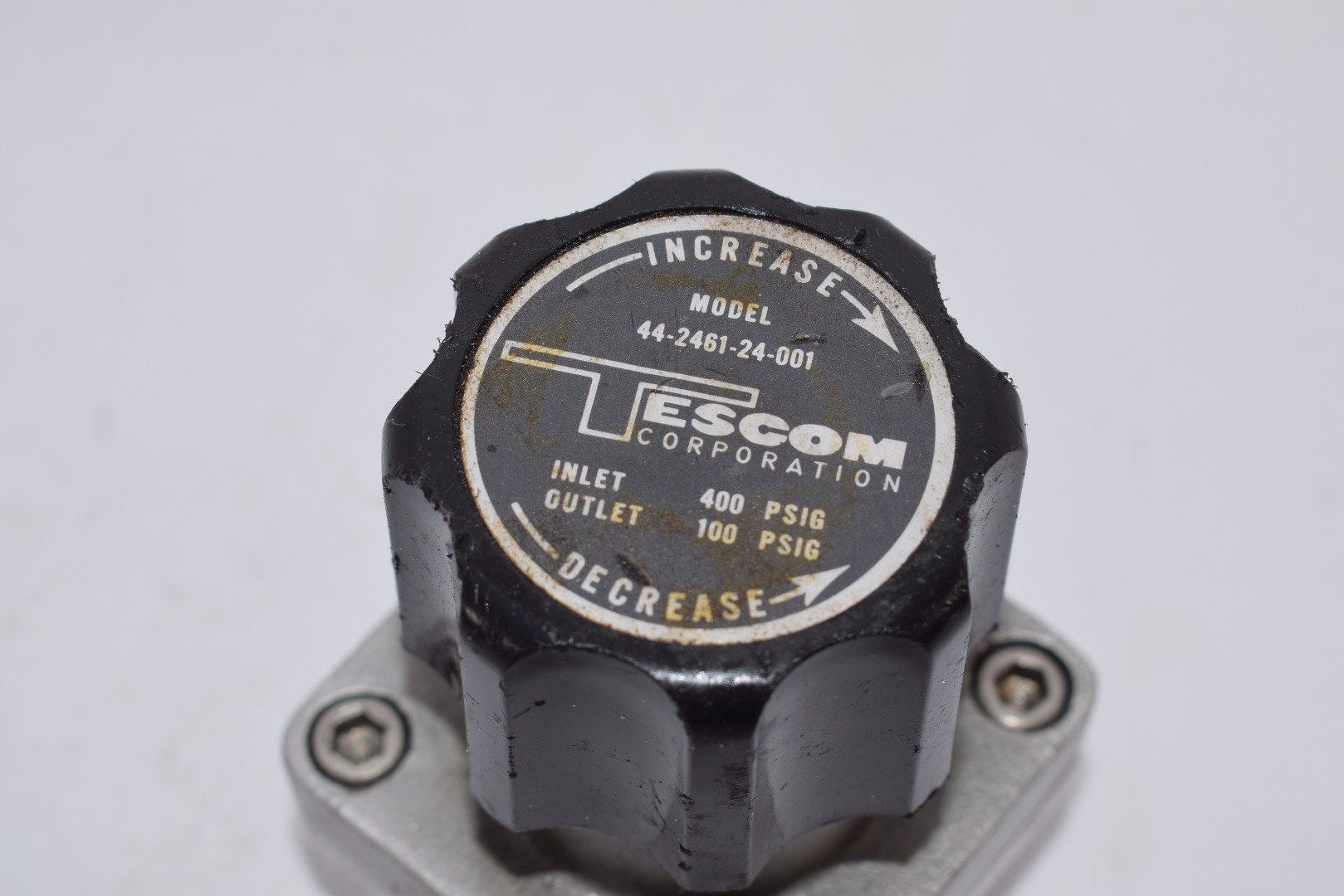 Tescom 44-2461-24-001 Pressure Reducing Regulator 400 PSI Max in / 100 PSI Out