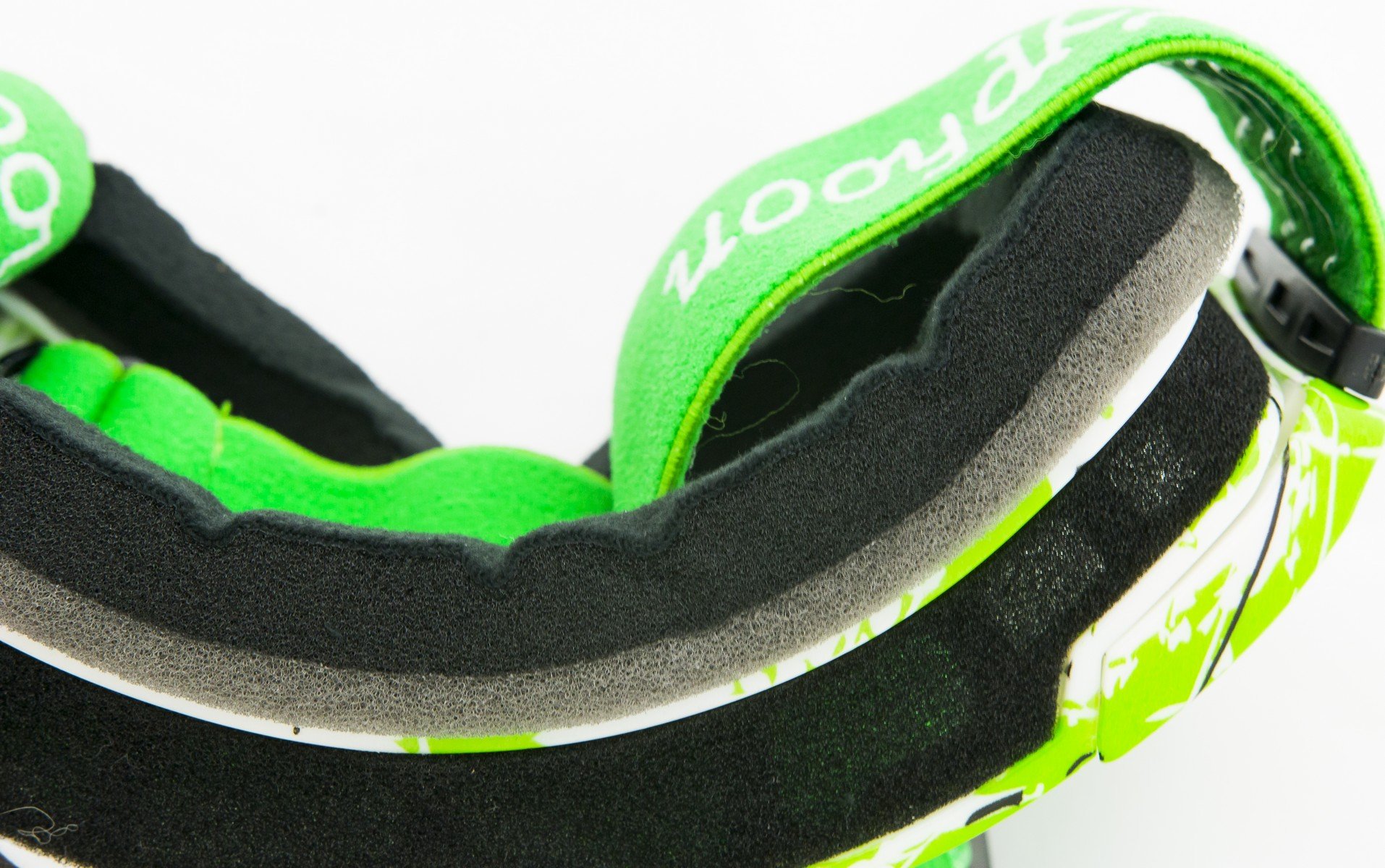 Typhoon Sports Magnetic Lens Ski Snowboard Anti-Fog Goggles (Green White w/Silver & Yellow)