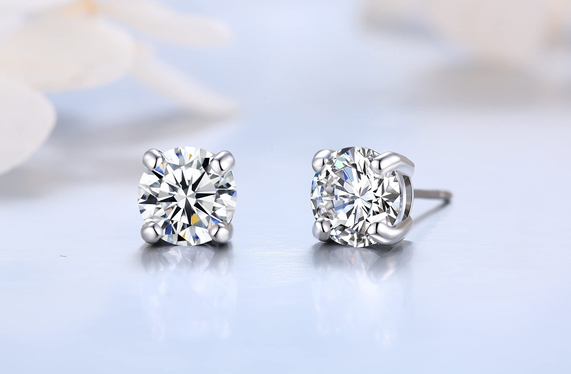 Titanium Stainless Steel Lady's Charming Stud Earring with a Gift Box and a Free Small Gift