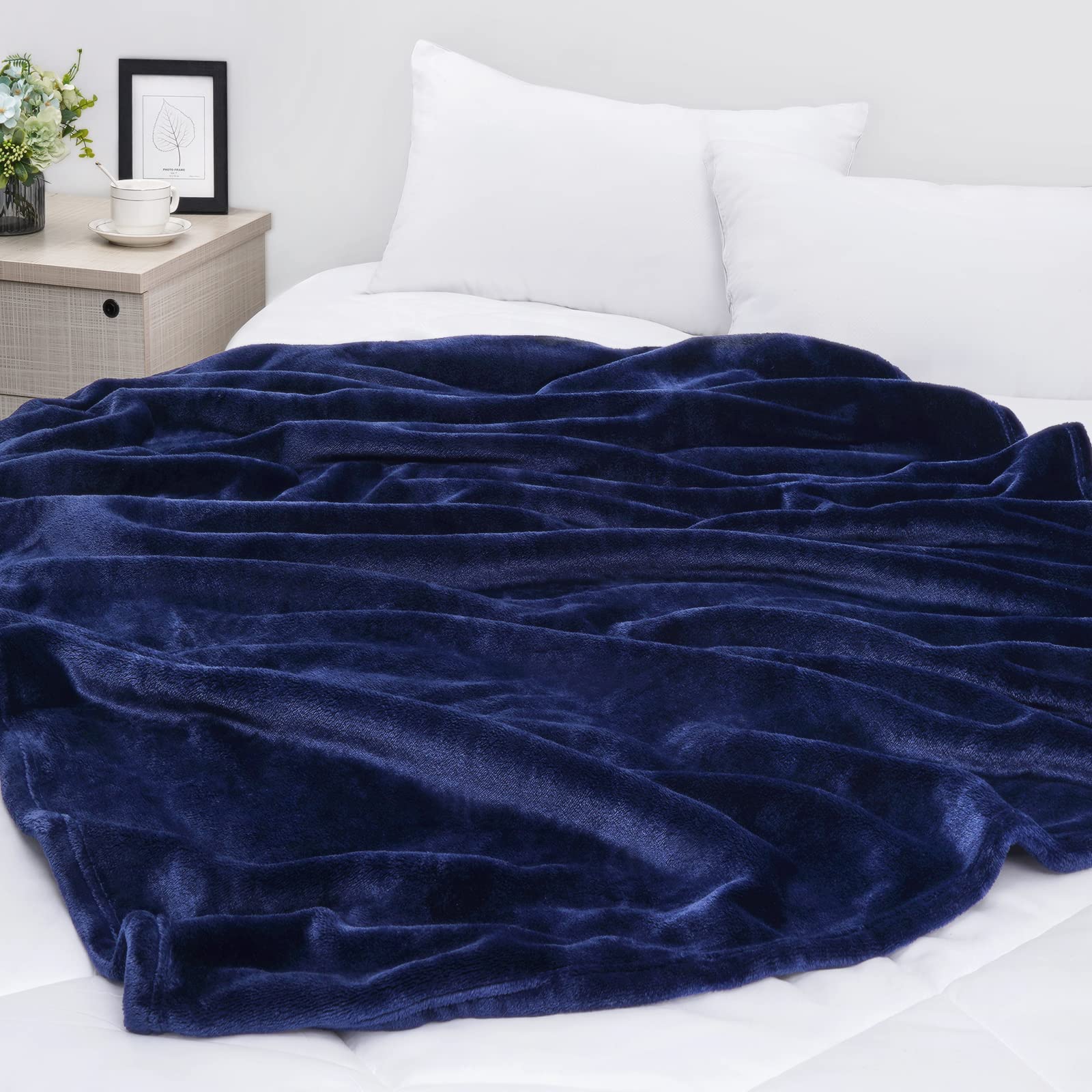 Yastouay Fleece Throw Blanket, Super Soft Lightweight Cozy Luxury Flannel Bed Blanket, Fluffy Plush Couch Blanket Throw for All Seasons (Navy Blue, 90x90 inches)