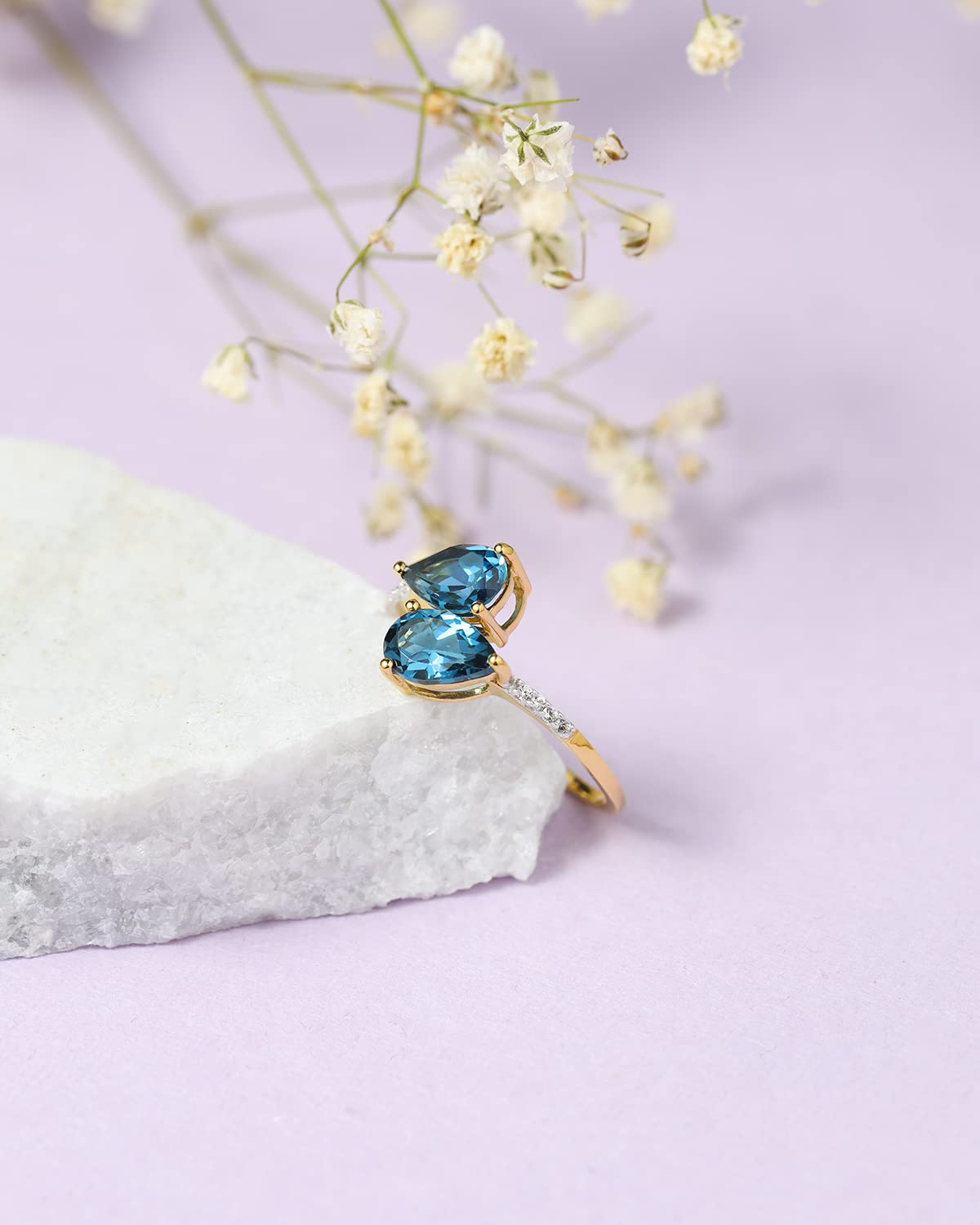 YoTreasure 2.09 Ct. London Blue Topaz White Sapphire 10kt Yellow Gold Engagement Ring