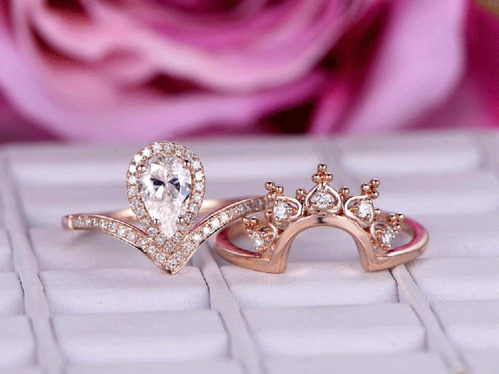 WYS Teardrop Cubic Zirconia CZ Queen Crown Ring Set Women's Rose Gold Plated Curve V Shape Wedding Bridal Band Set (US Code 6)