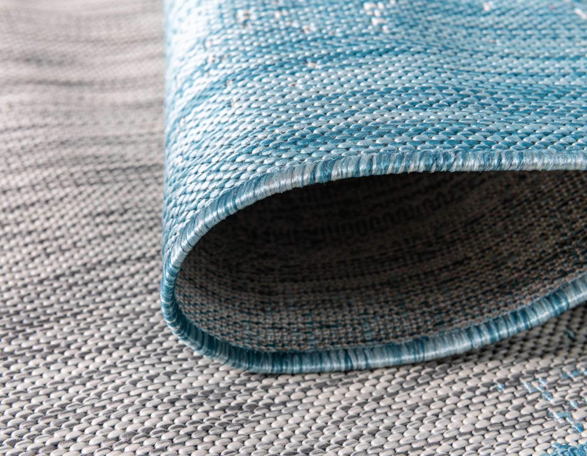 Unique Loom Outdoor Modern Collection Area Rug - Ombre (5' 3" x 8' Rectangle, Aqua/ Ivory)