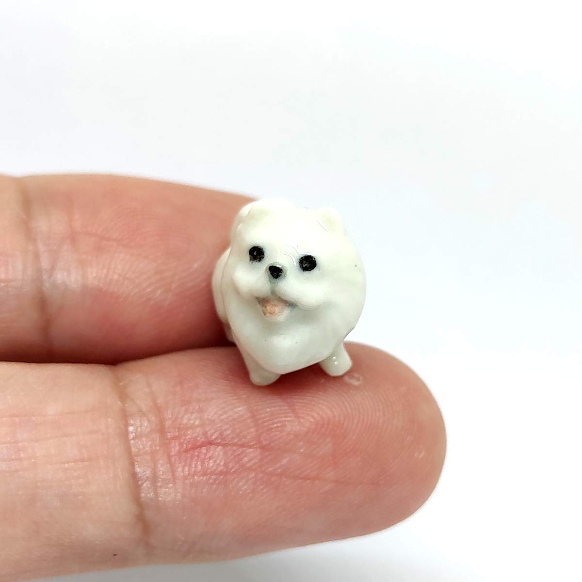 SSJSHOP Pomeranian Micro Tiny Dollhouse Figurines Ceramic Hand Painted Animals Collectible Dog Lover Gift Home Garden Decor (Stand)
