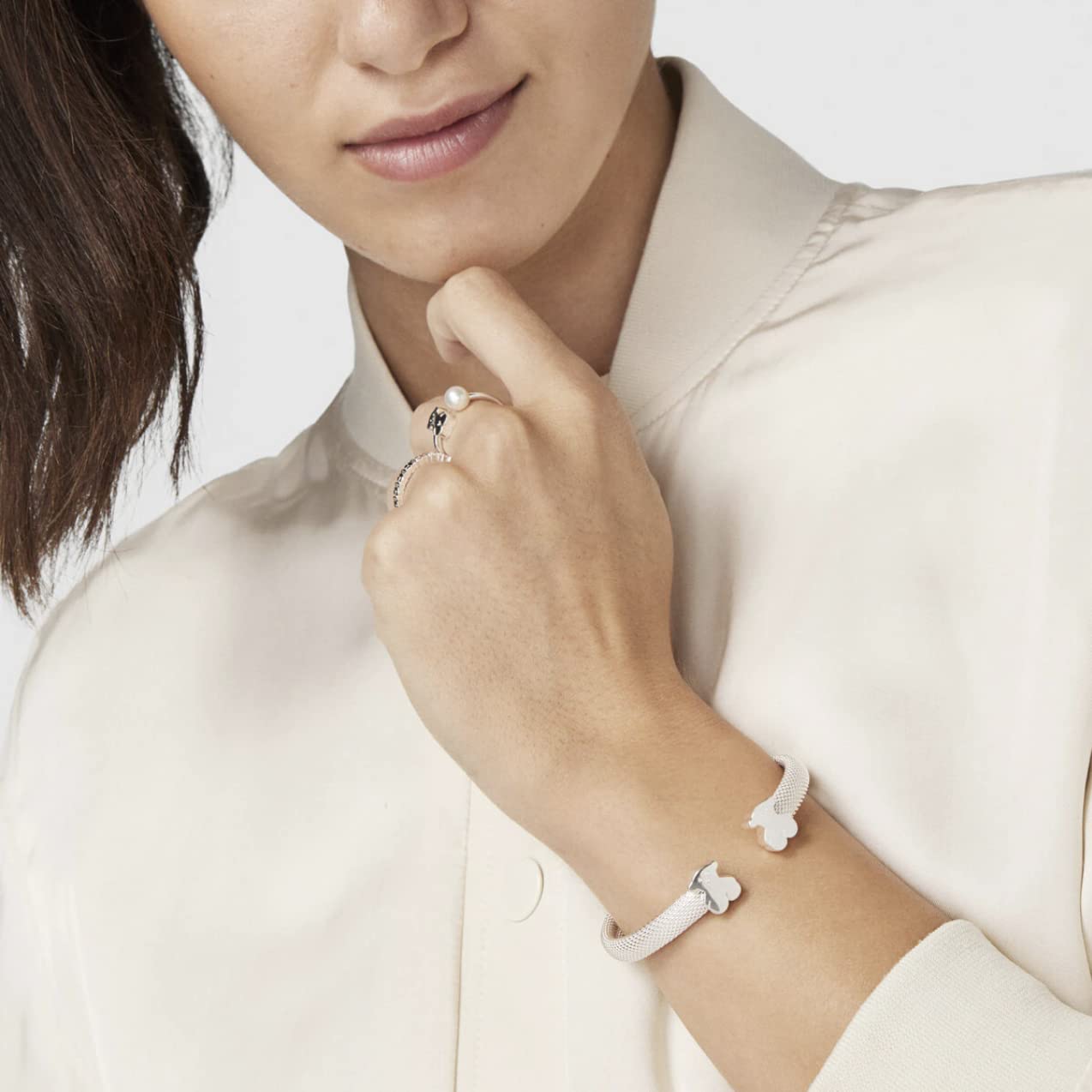 TOUS Sterling Silver Bangle for Women with Bear Motif. Length: 16 cm. Size: 0.7x0.4 cm. Mesh Collection