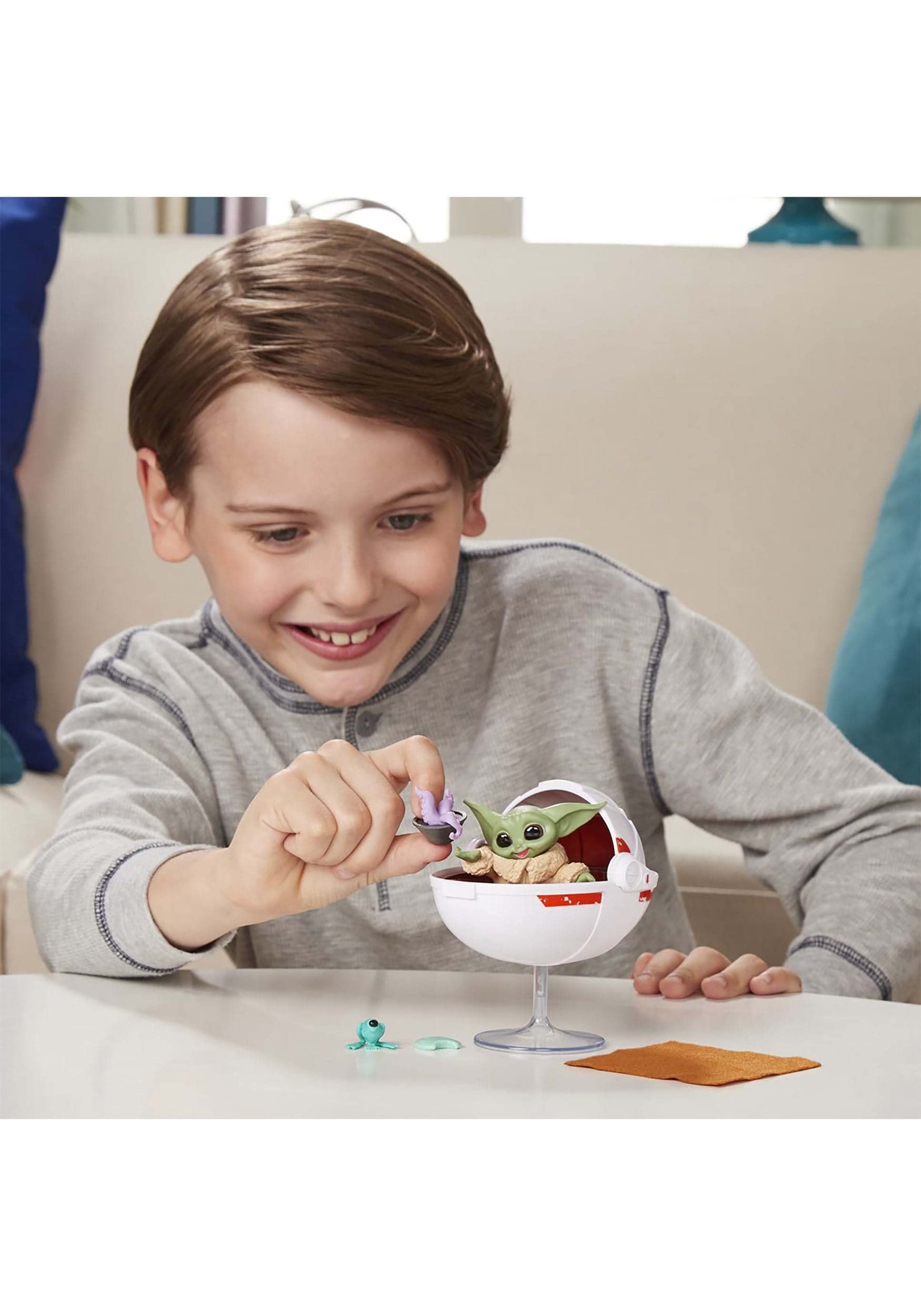 STAR WARS The Bounty Collection Grogu’s Hover-Pram Pack The Child Collectible 2.25-Inch-Scale Figure with Accessories, Kids Ages 4 and Up,Multi-Colored,Standard,F2854