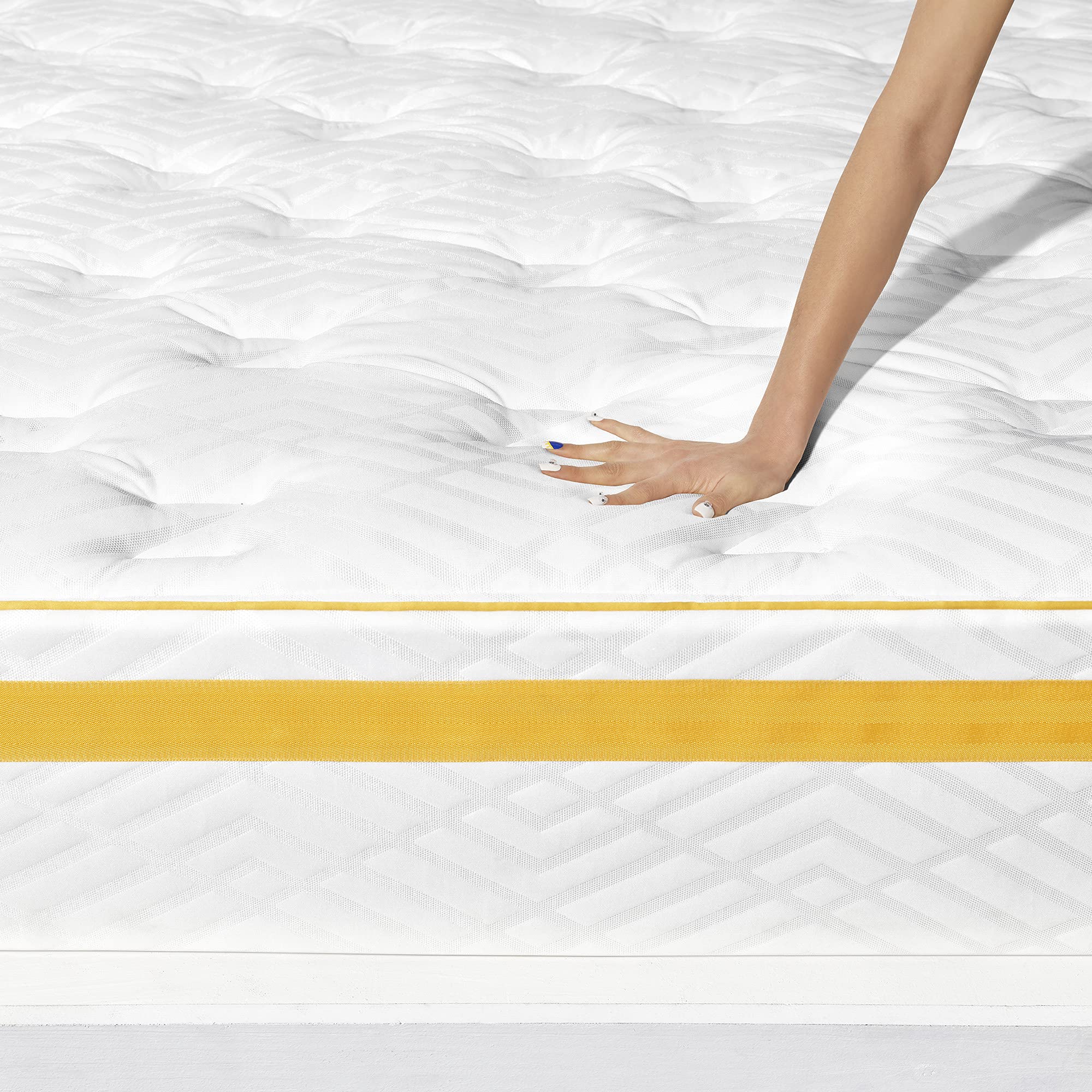 Simmons - Hybrid Gel Memory Foam Mattress - 12 Inch, Queen Size, Plush Feel, Individually Wrapped Coils, Moisture Wicking Cover, CertiPur-US Certified, 100-Night Trial