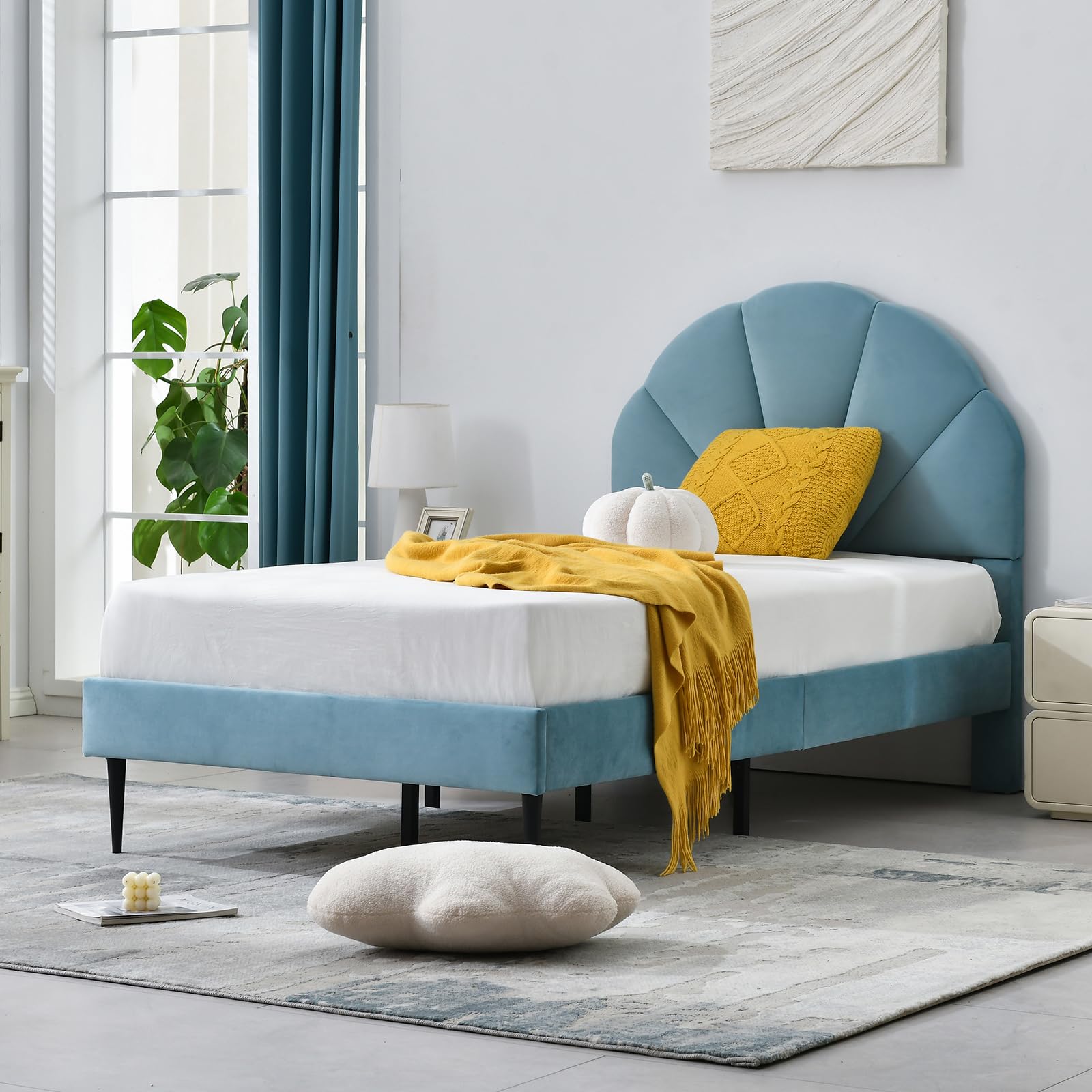 VELOCAVA Grey Bed Frame Twin Size, Cute Upholstered Bed with Sea Shell Tufted Headboard, Soft Velvet Platform Bed with Storng Wooden Slats Support, No Box Spring Needed, Easy to Assemble