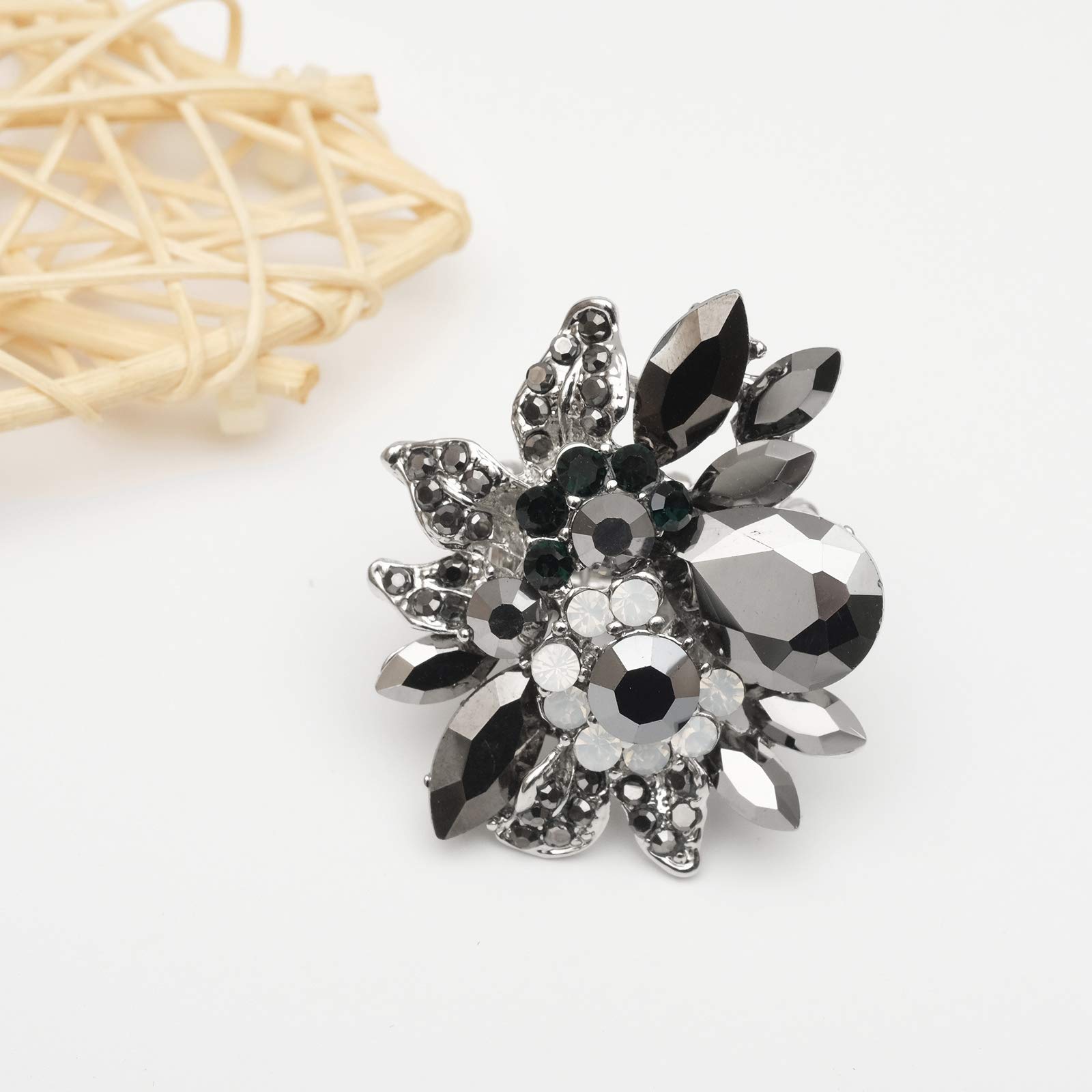 Women's Dazzling Austrian Crystal Leaves Flower Cocktail Statement Rings Stretch Adjustable Ring for Party Wedding Brides Bridesmaids (Black)