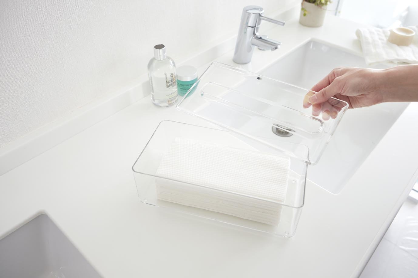 YAMAZAKI home 2334 Tissue Box Holder-Dispenser and Organizer, One Size, Clear