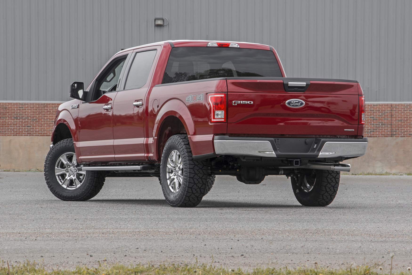 Rough Country 2" Leveling Kit w/N3 Struts for 2014-2020 Ford F-150 4WD - 50006