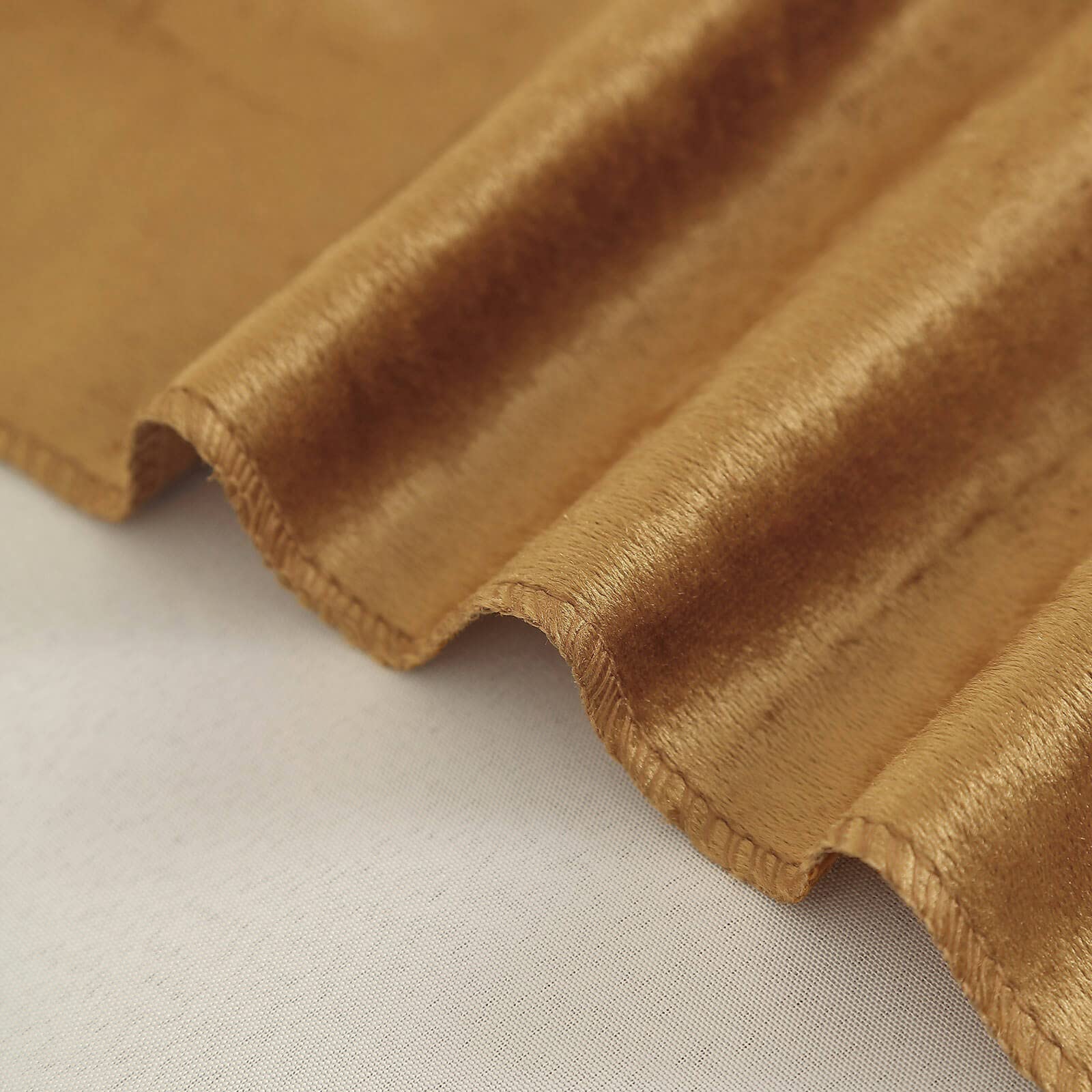 Tableclothsfactory 72"x 72" Gold Premium Velvet Square Table Overlay Square Tablecloth Cover for Wedding Party Event Banquet