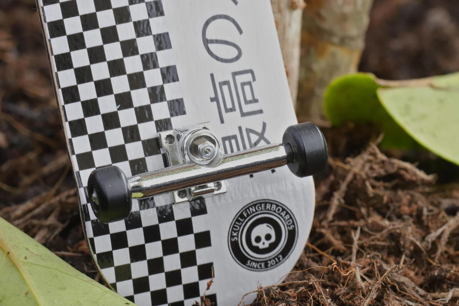 Skull FingerboardsĀ® Japan White Edition 34mm Pro Part Upgraded Complete Professional Wooden Fingerboard Mini Skateboard 5 PLY Premium Grade Veneer with Polyurethane ABEC Bearing Wheels