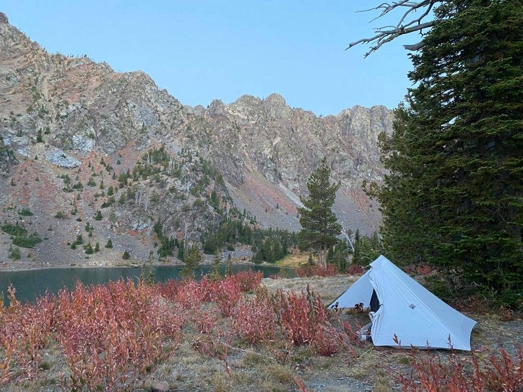 Six Moon Designs Lunar Solo Gray 1 Person Ultralight Tent. 26 oz. Backpacking Tent. 100% Silicone Coated Polyester Material for Reduced Fabric Stretch & Volume. Trekking Pole Setup.